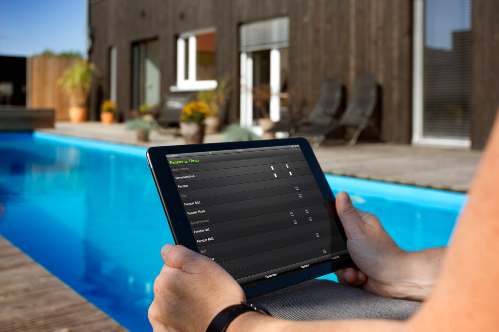 A wooden house with remote control | STYLEPARK