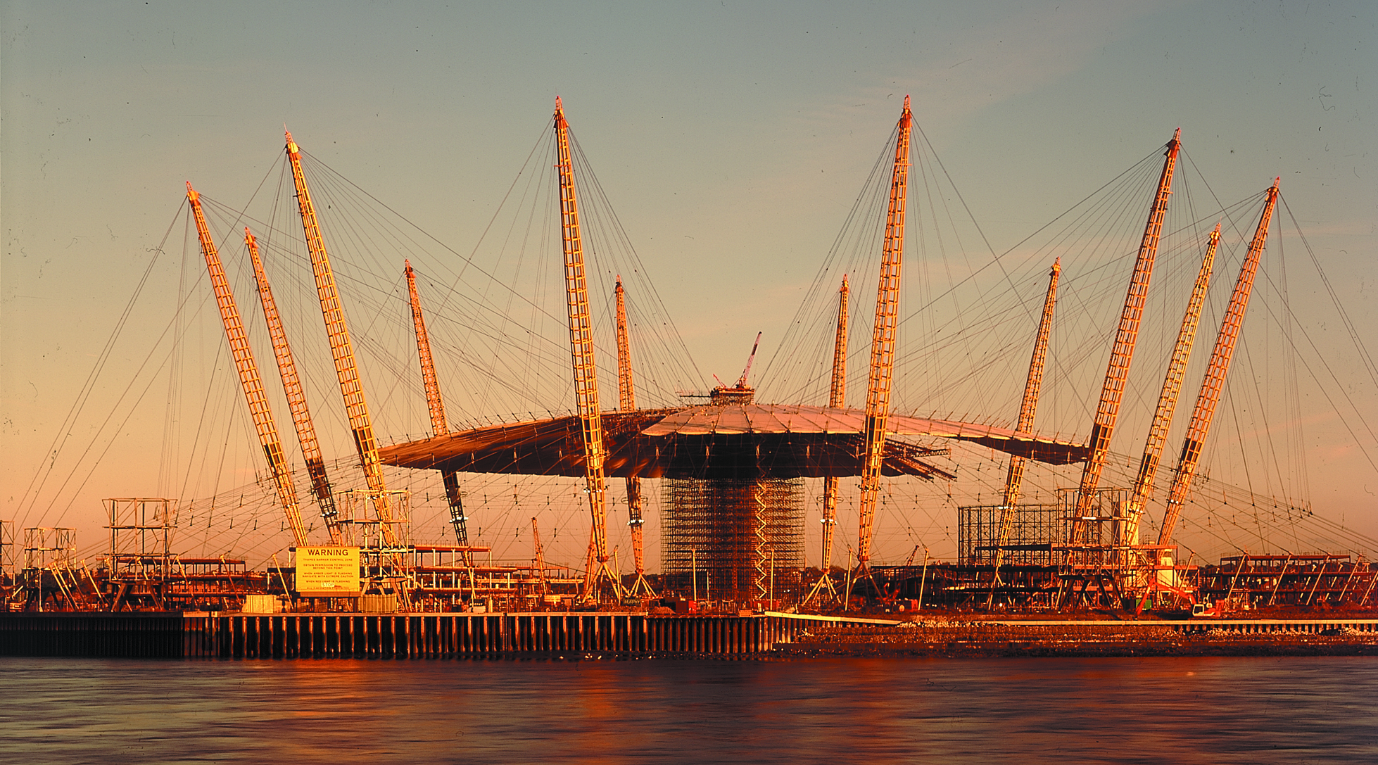 Spektakulärer Roofwalk über den Londoner Millenium Dome | STYLEPARK