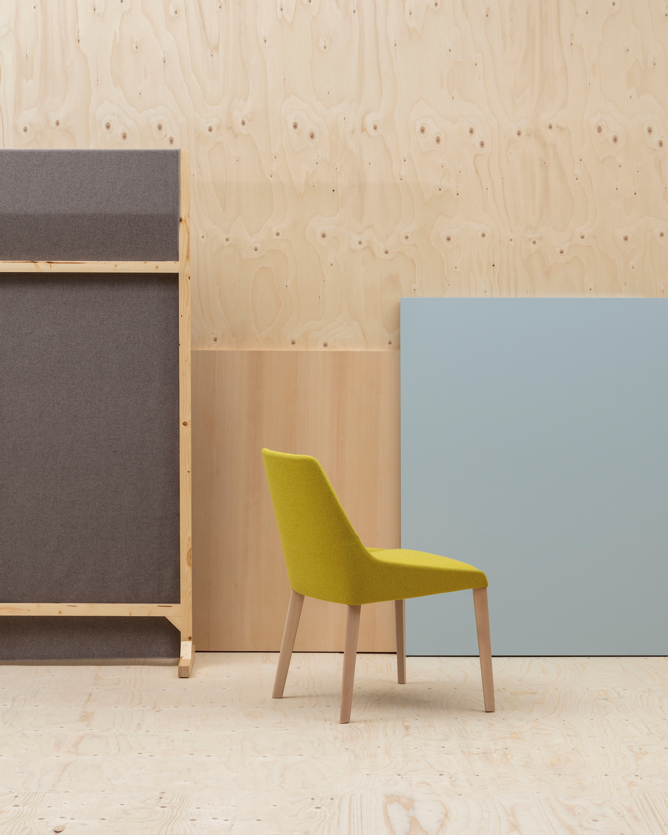 Alya chair wooden base by Andreu World | STYLEPARK