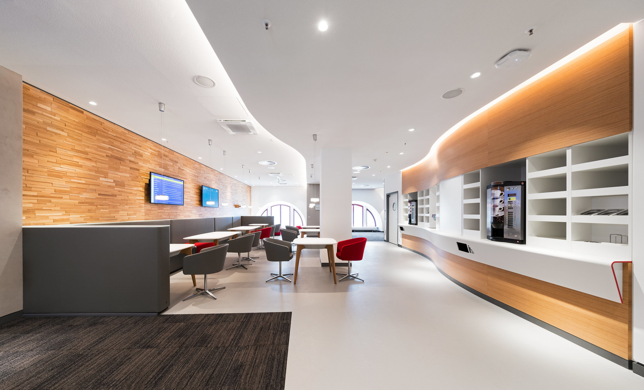 Deutsche Bahn Lounge 6101. Frost White, 6401 Red Fire von KRION | STYLEPARK