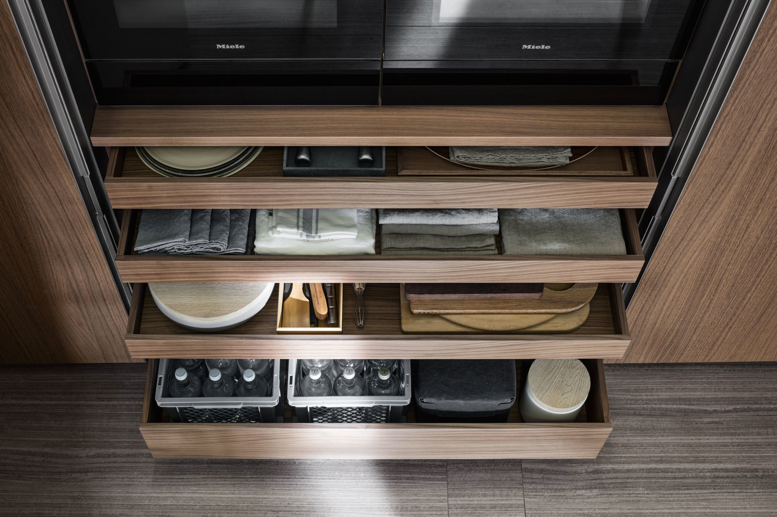 Pivot column by Dada | STYLEPARK