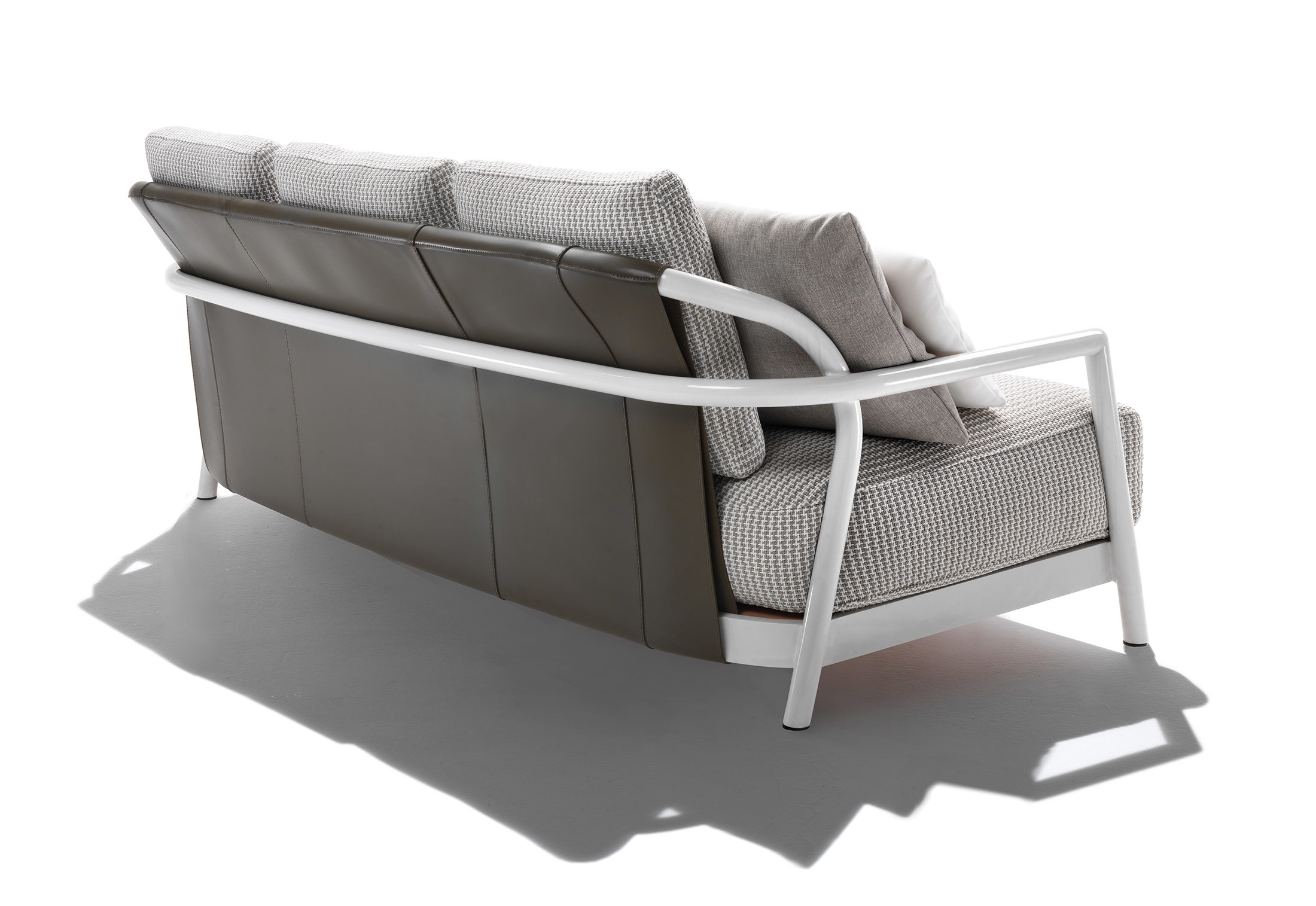Alison Outdoor sofa by Flexform | STYLEPARK