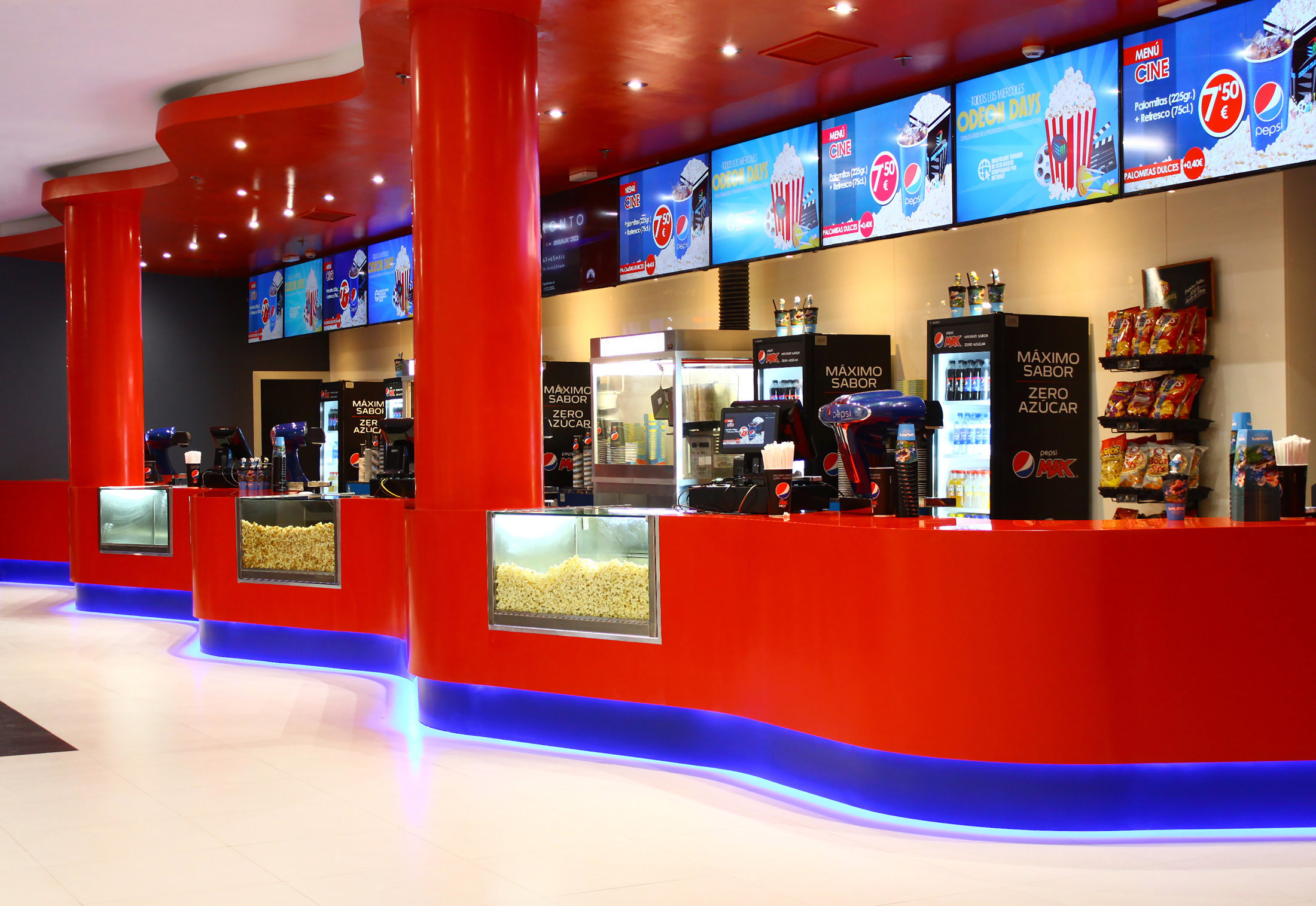 Cines Odeon Sambil 6704. Navy Blue, 6405. Happy Red by KRION | STYLEPARK