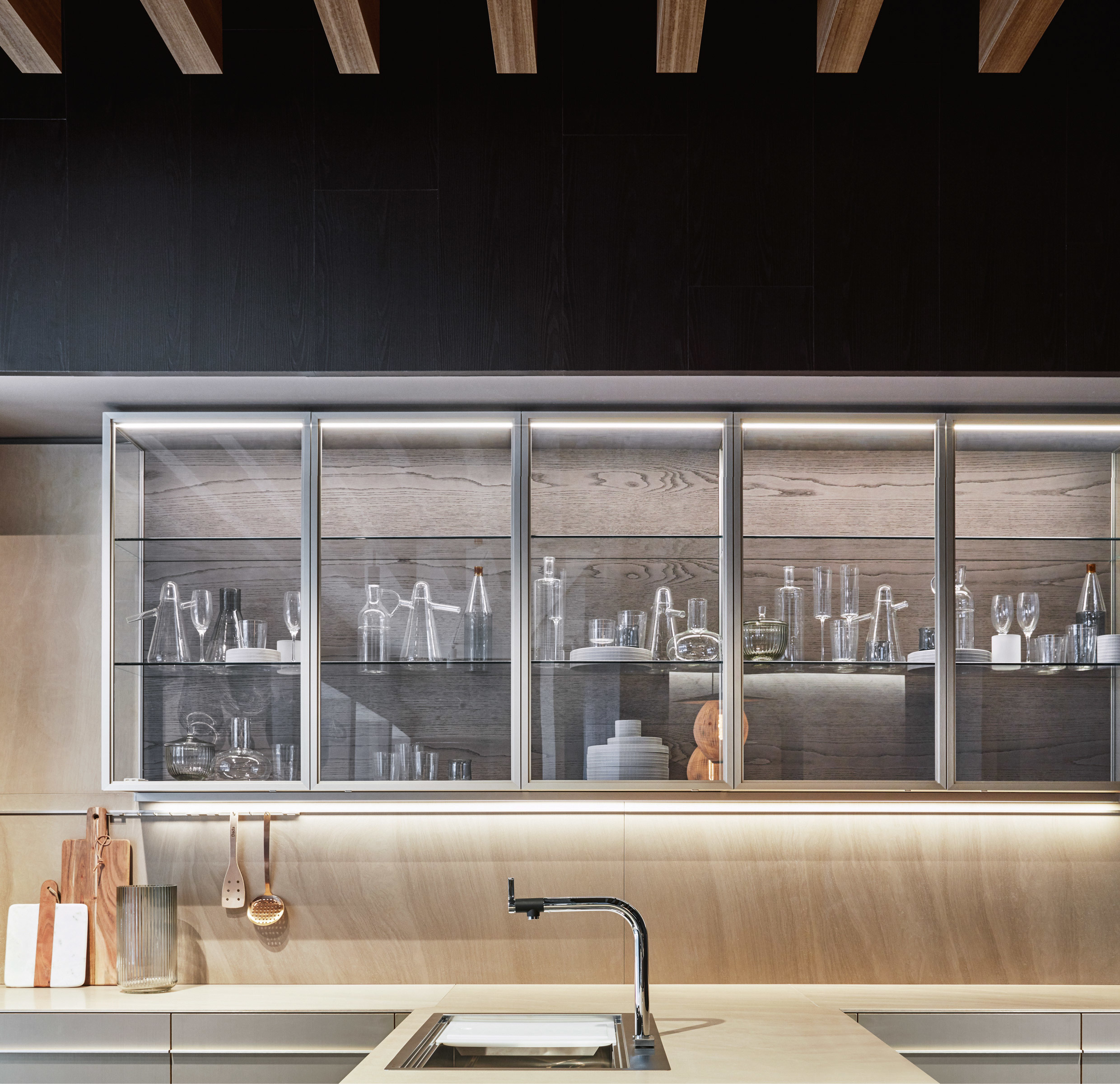 Wall units by Dada | STYLEPARK