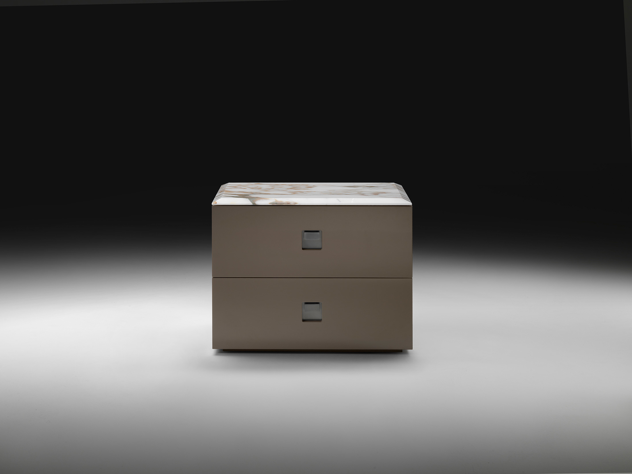 Rafael Nachttisch von Flexform | STYLEPARK