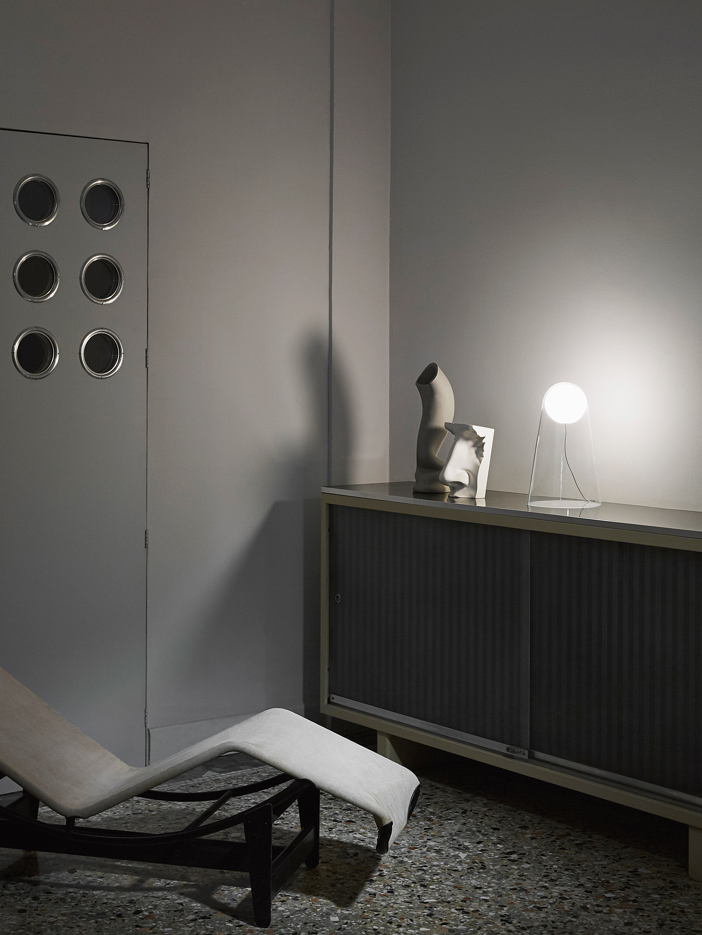 Satellight table lamp by Foscarini | STYLEPARK
