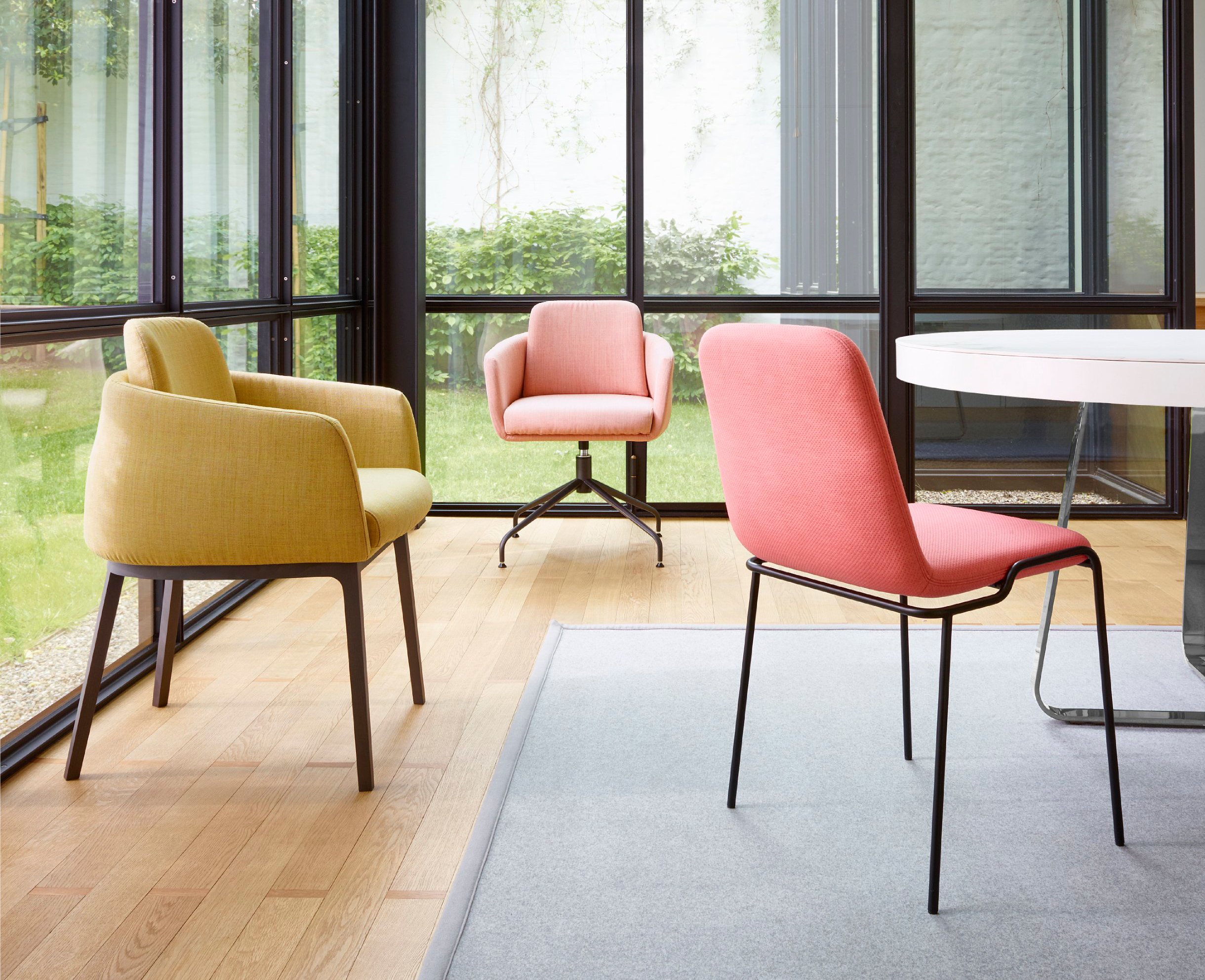 TADAO chair with metal legs by ligne roset | STYLEPARK