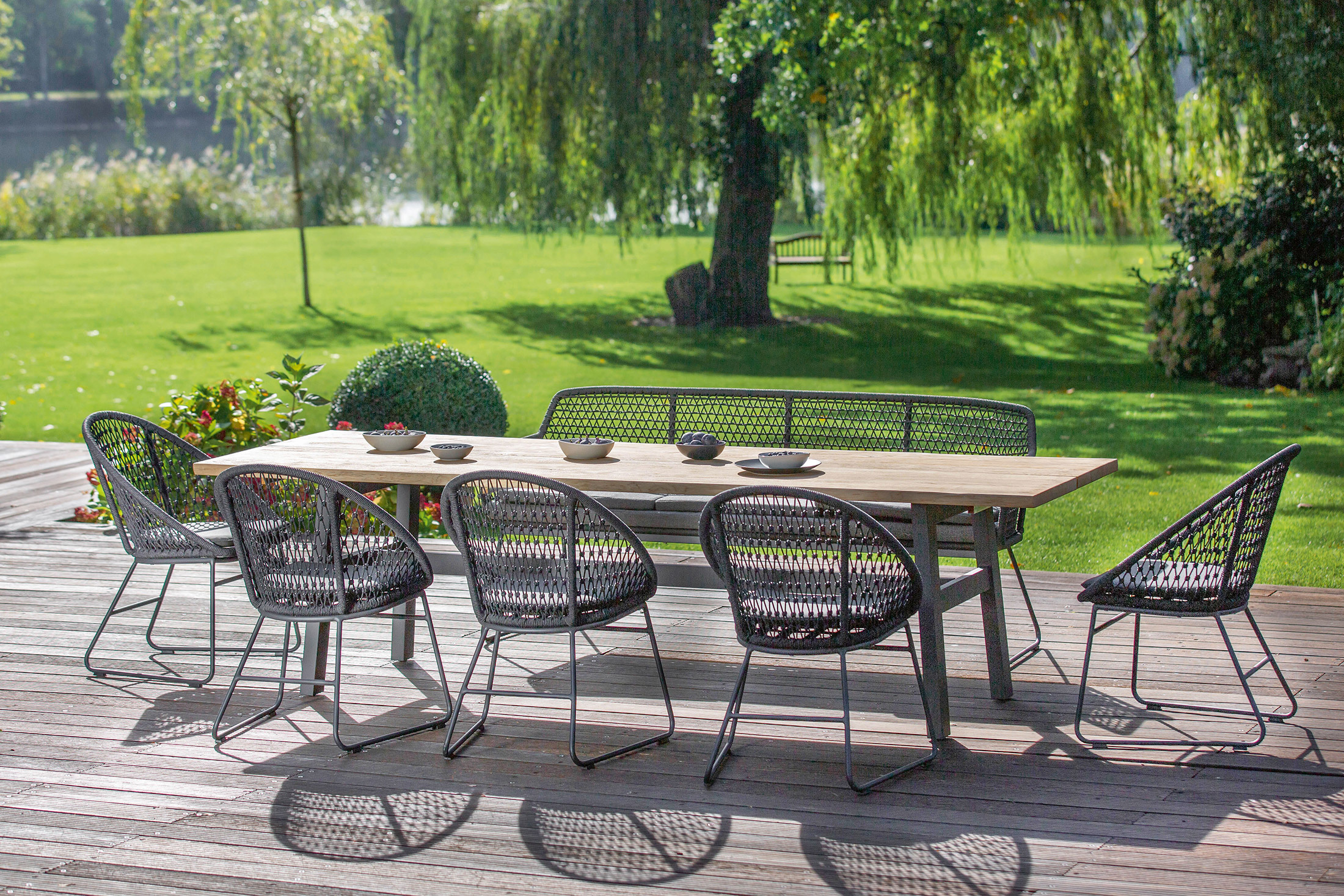 TAVO table by Niehoff Garden | STYLEPARK