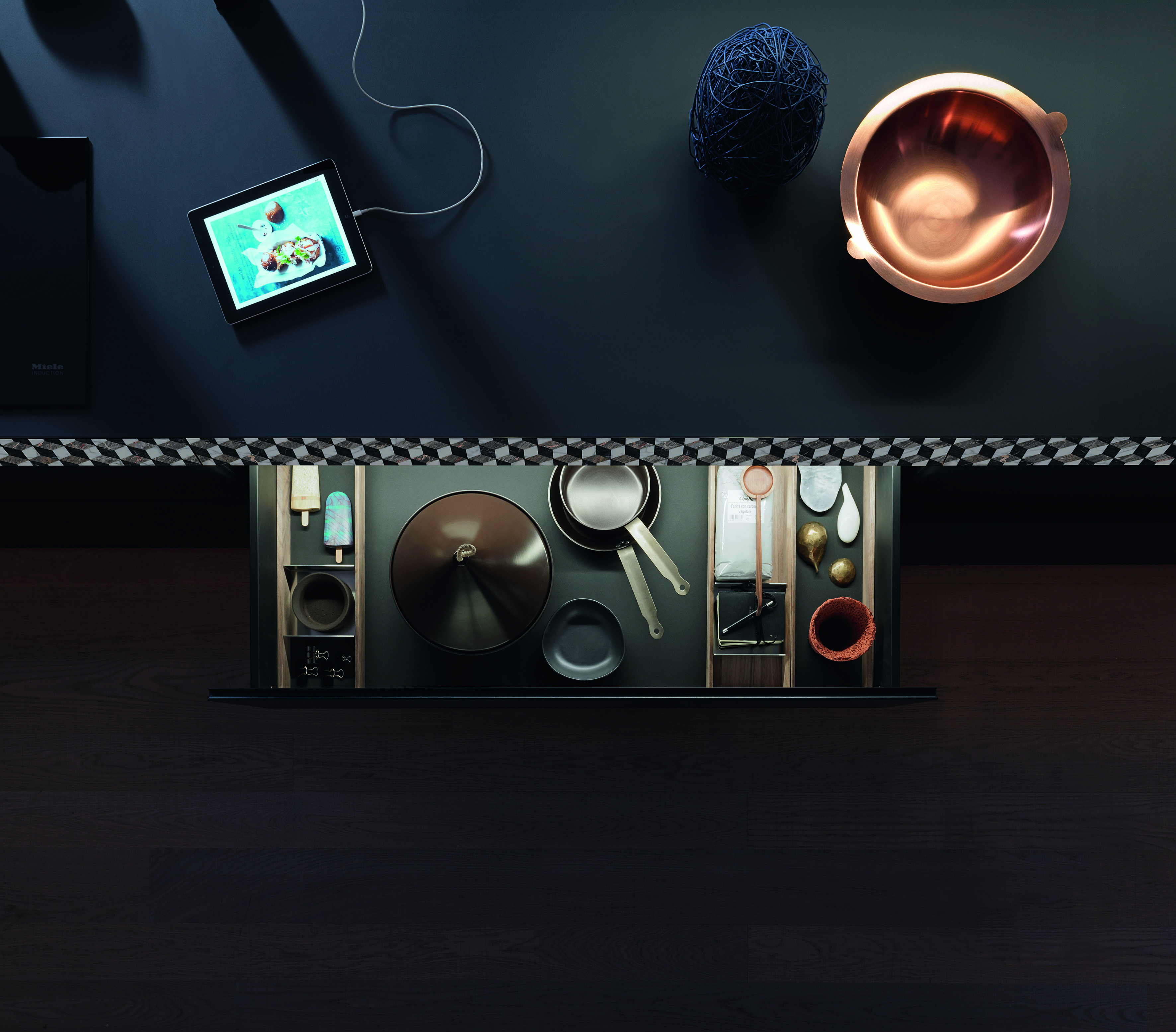 Genius Loci in matt slate glass with V-Motion by Valcucine | STYLEPARK