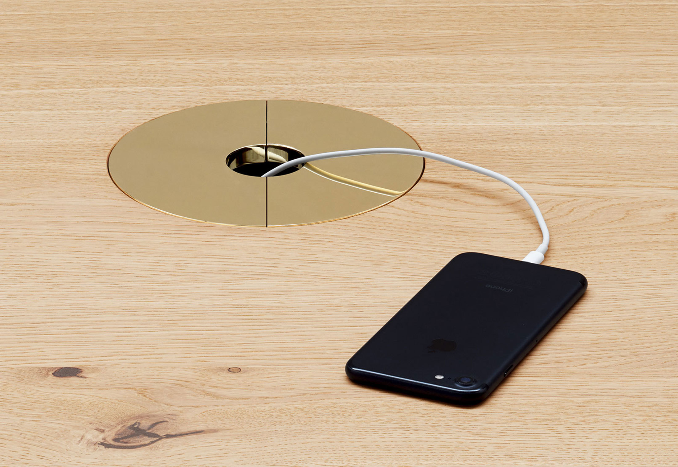Wire management for tables by e15 | STYLEPARK