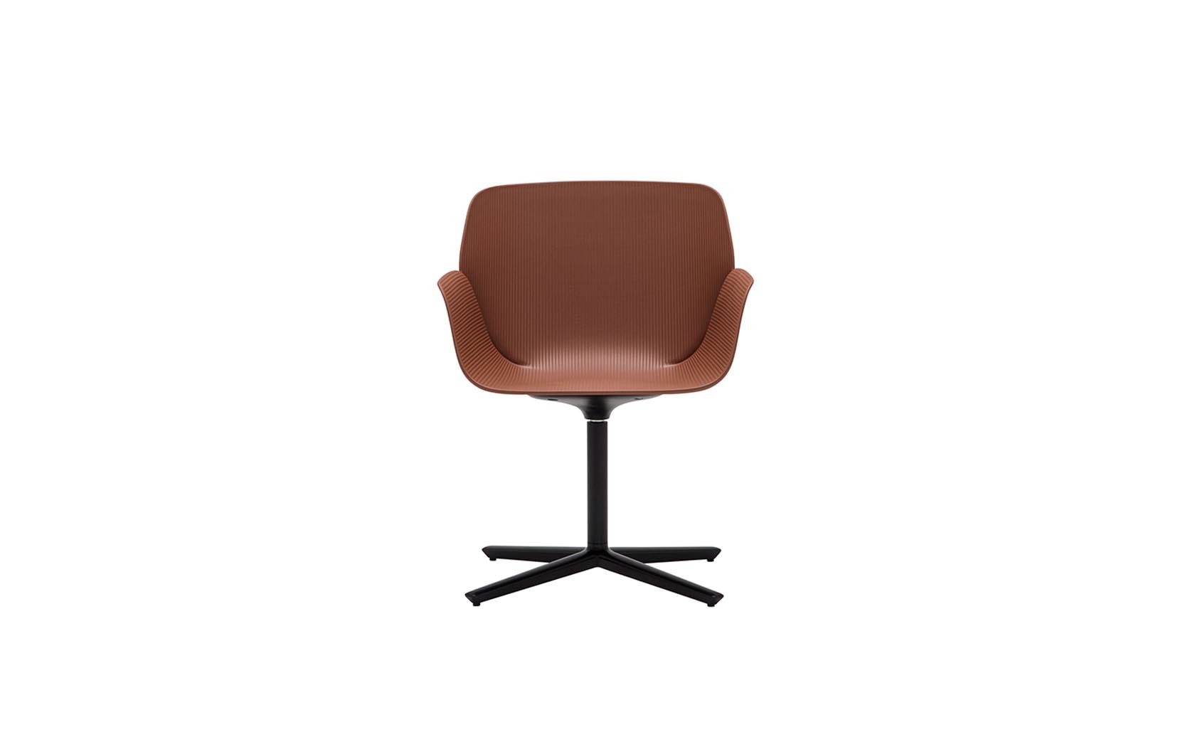 Nuez Chair four-star base by Andreu World | STYLEPARK