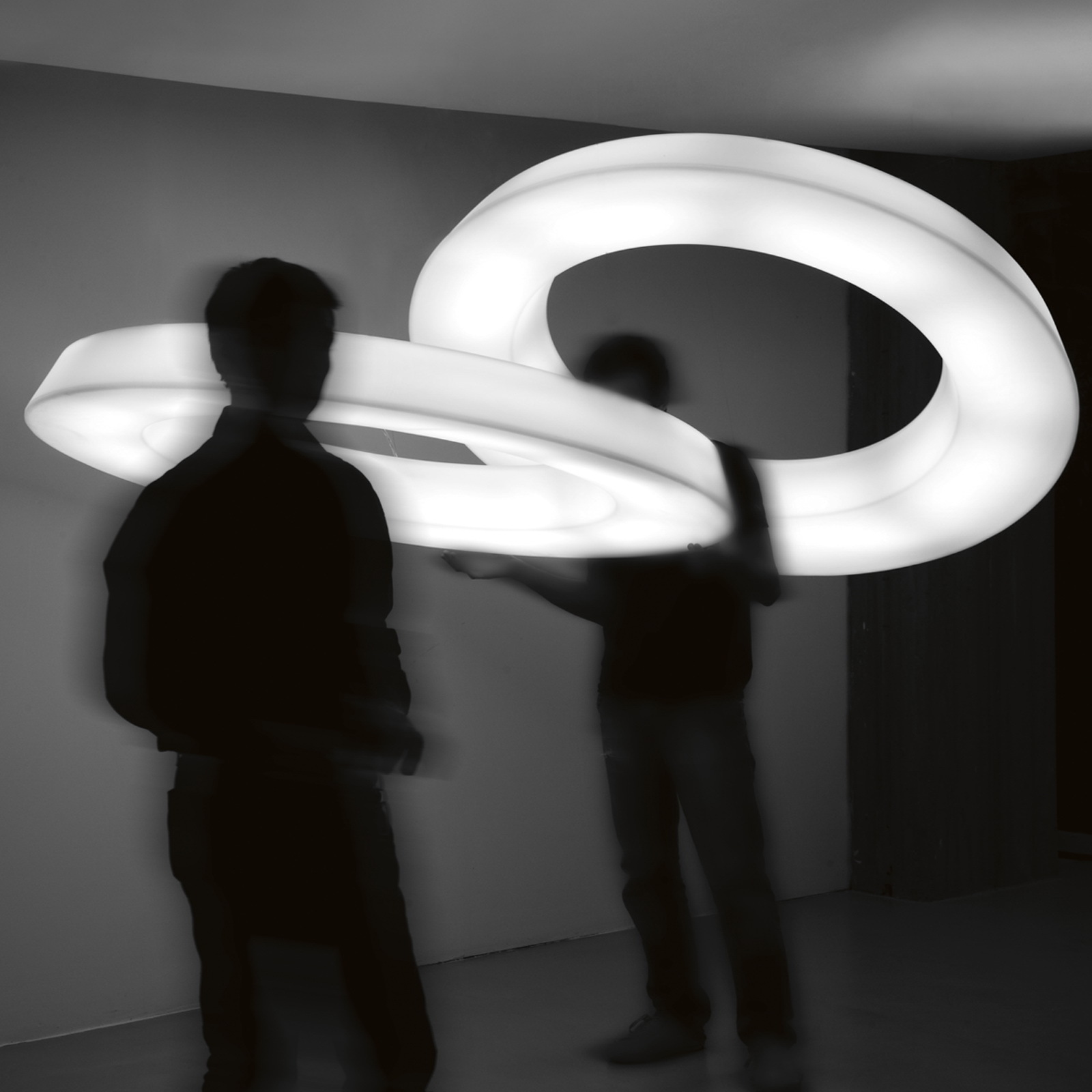 2057 circular pol by Martinelli Luce | STYLEPARK