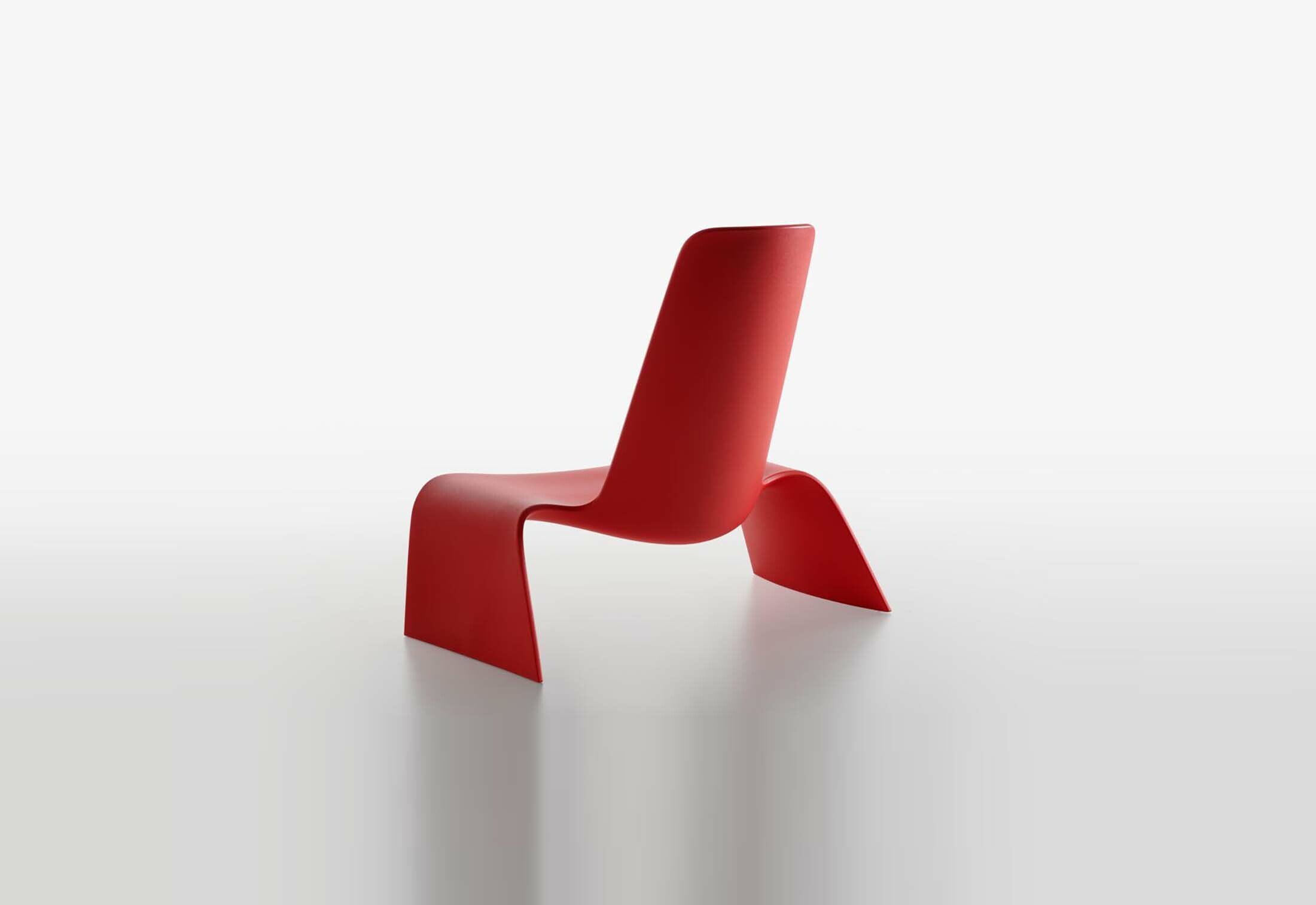 Land lounge chair by Plank | STYLEPARK