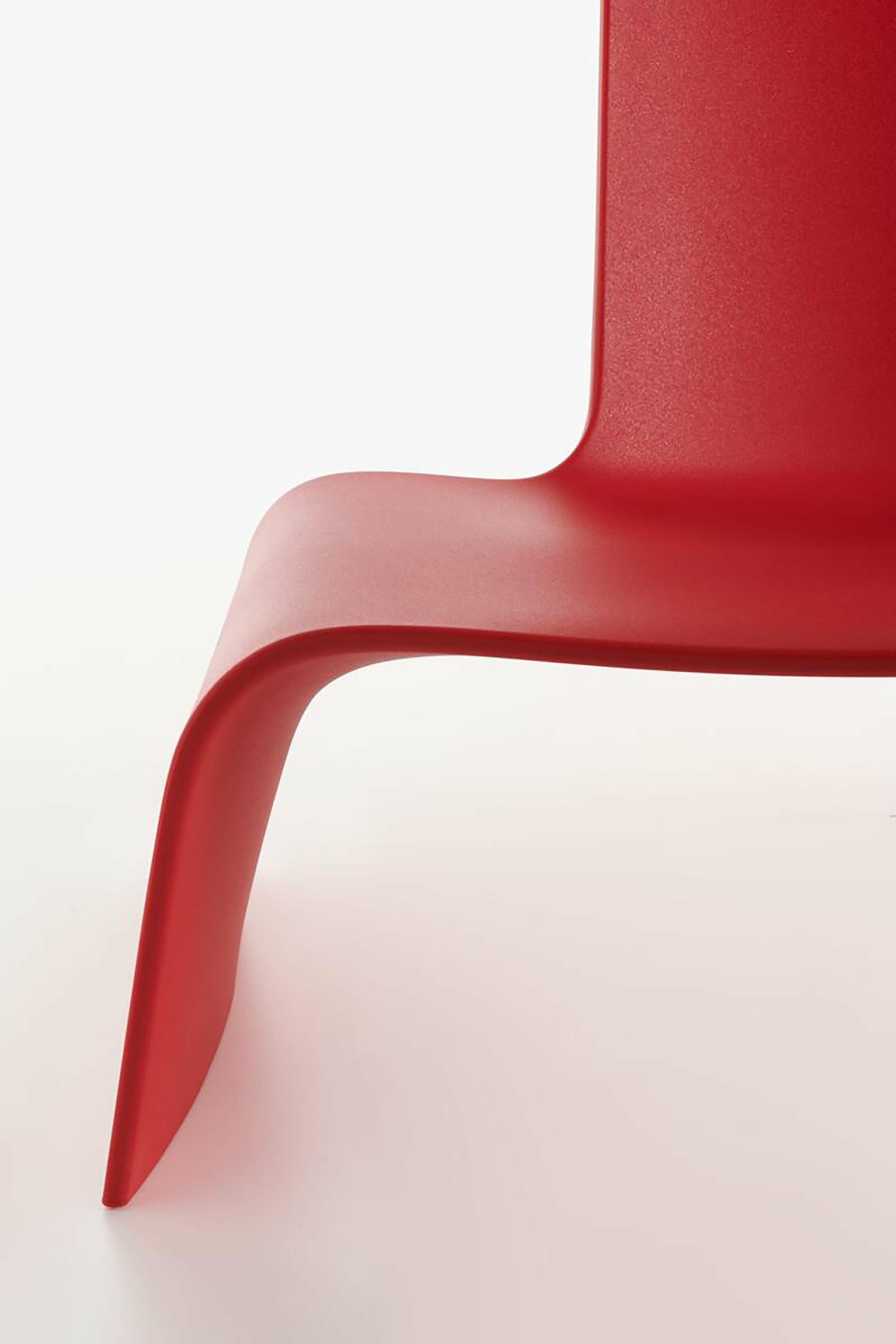 Land lounge chair by Plank | STYLEPARK