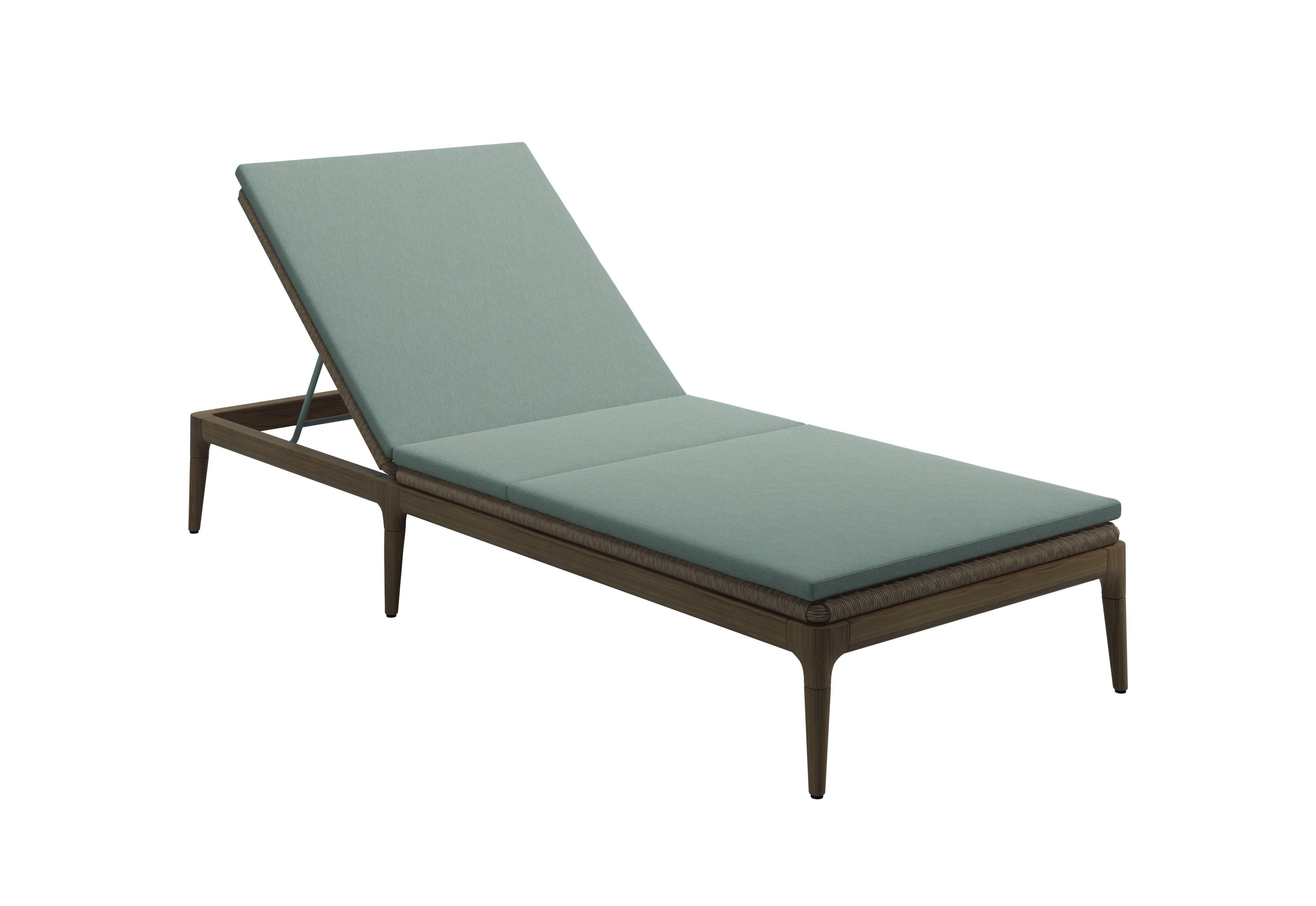 Lima lounger by Gloster Furniture | STYLEPARK