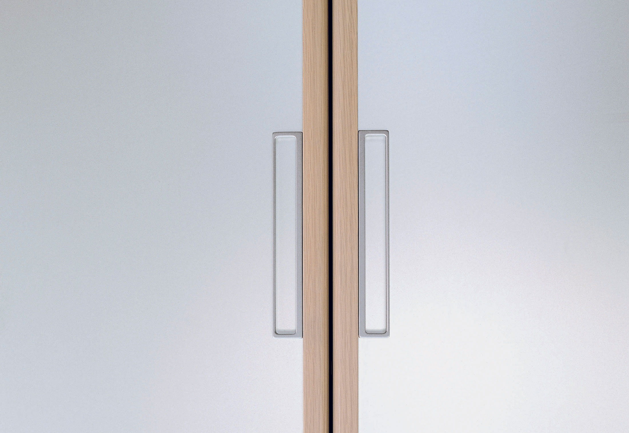 Beat double sliding door by Albed | STYLEPARK