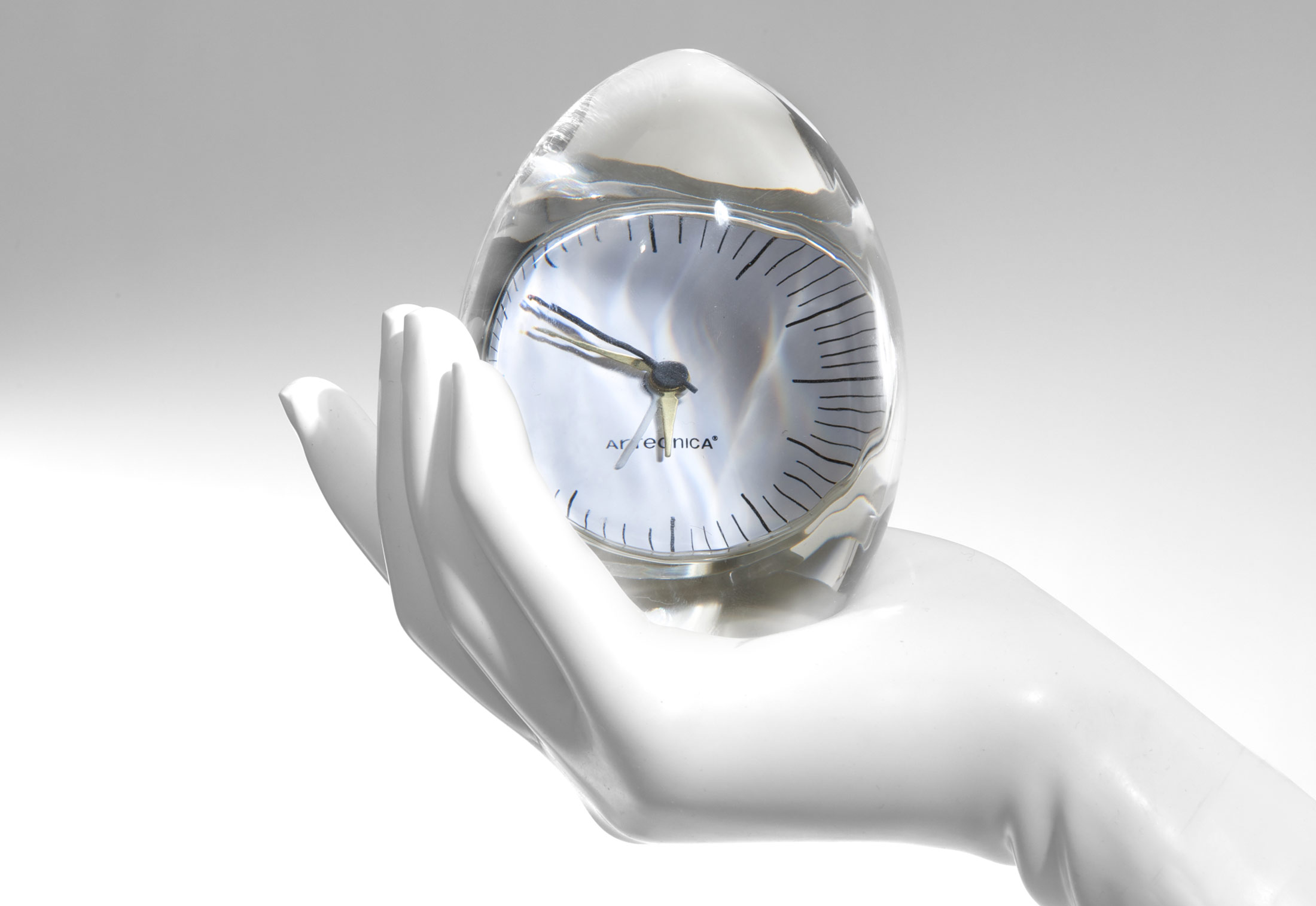 Dada Clock by Artecnica | STYLEPARK