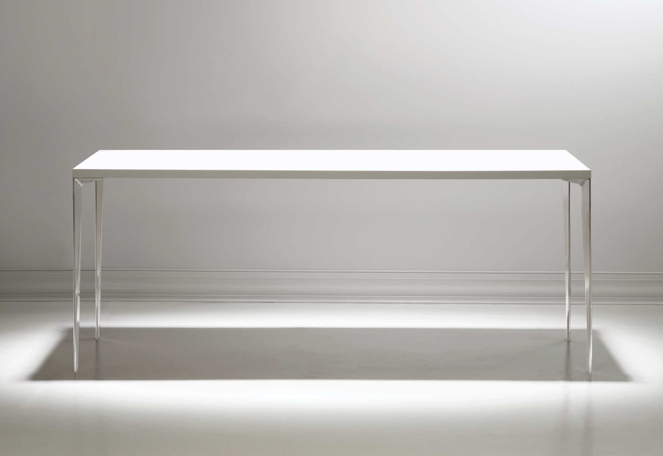 Edge Arbeitstische von Bernhardt Design | STYLEPARK