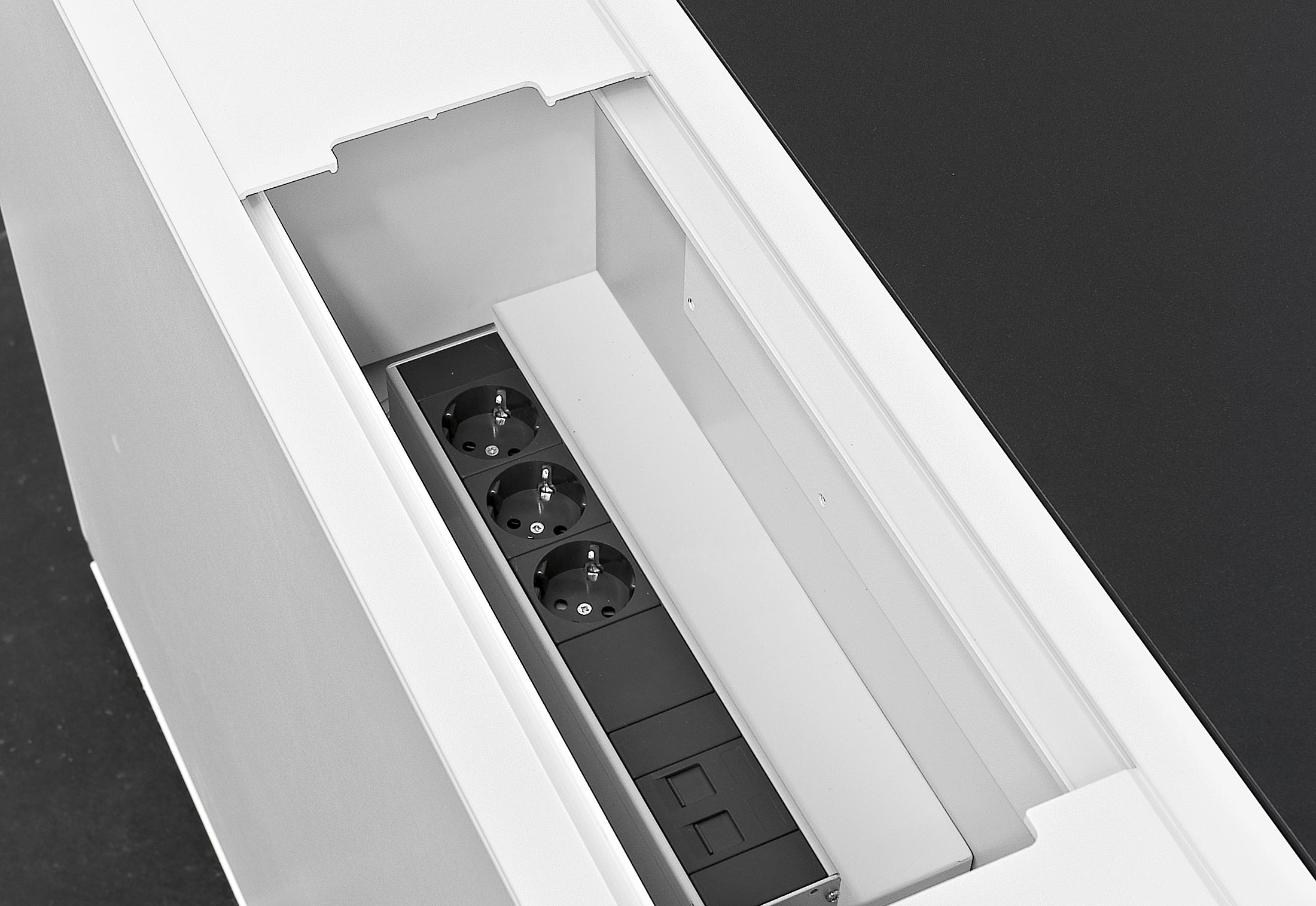 KU media container by Bordonabe | STYLEPARK