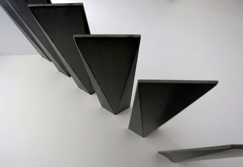 Floating Triangular Treads by EeStairs | STYLEPARK