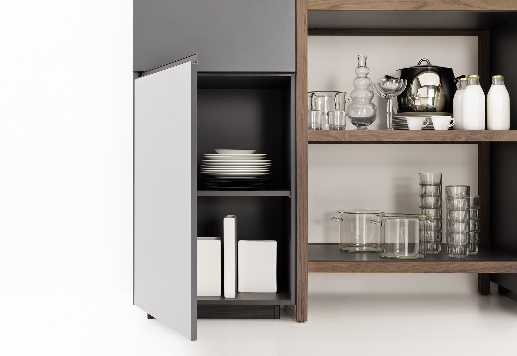 Forma Mentis Lacquered by Valcucine | STYLEPARK