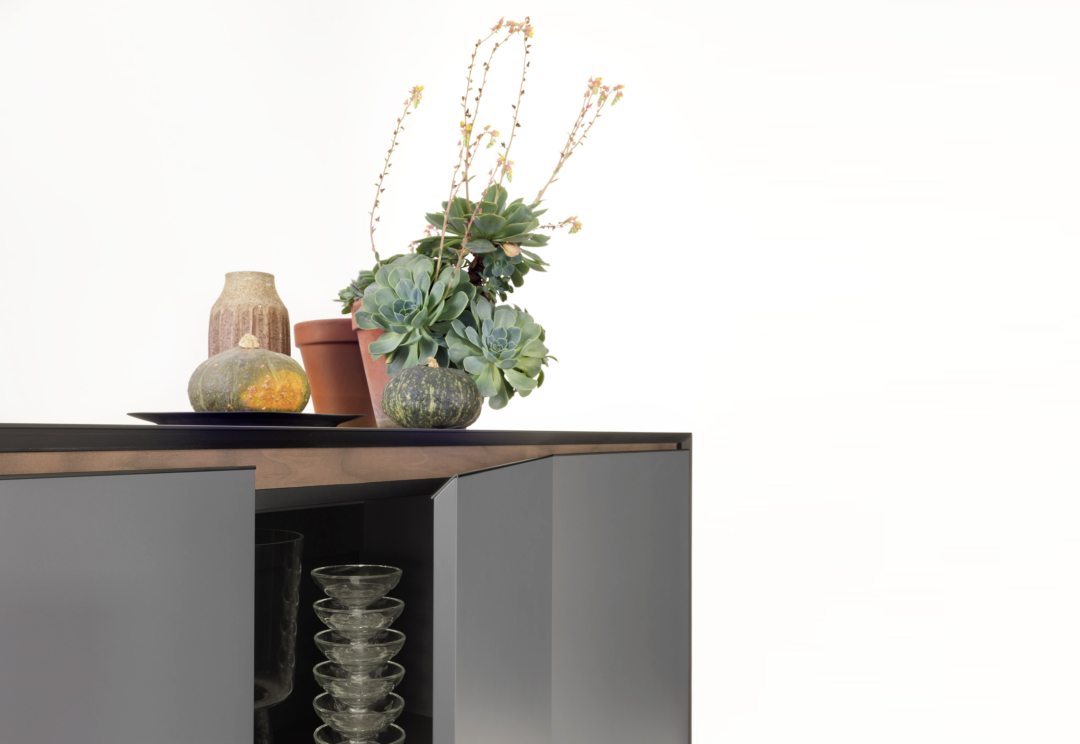 Forma Mentis Lacquered by Valcucine | STYLEPARK