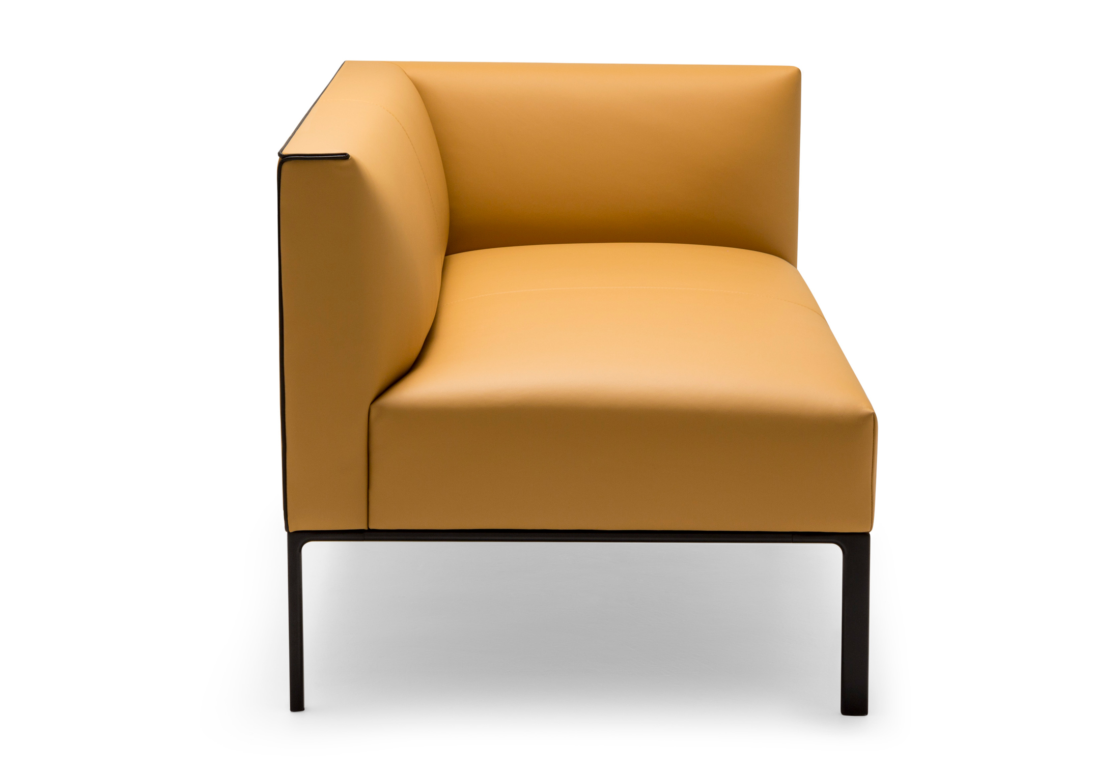 Raglan sofa by Andreu World | STYLEPARK