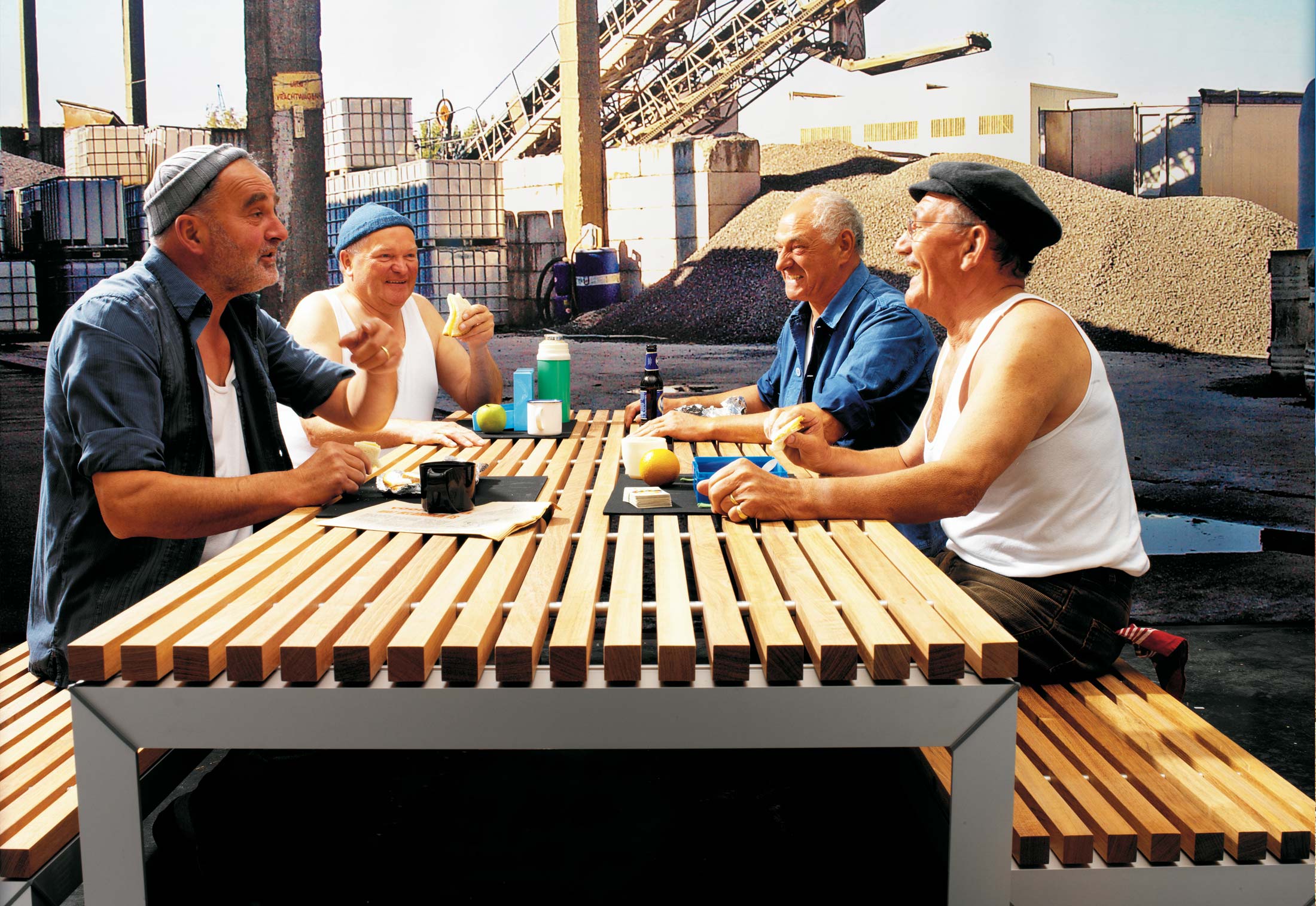 Extempore dining table by Extremis | STYLEPARK