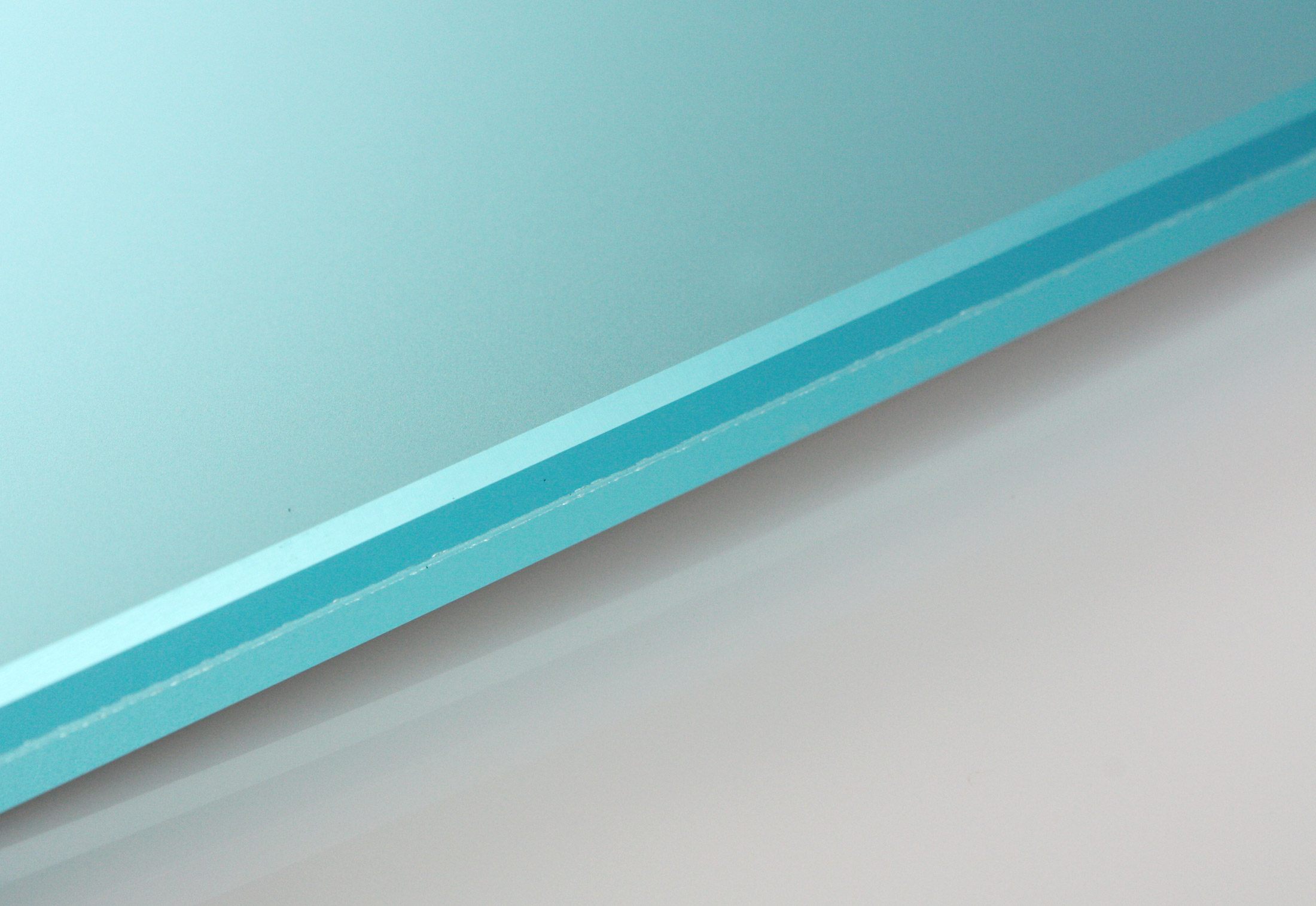 SWISSSATIN® Hellblau metallic von Glas Trösch | STYLEPARK