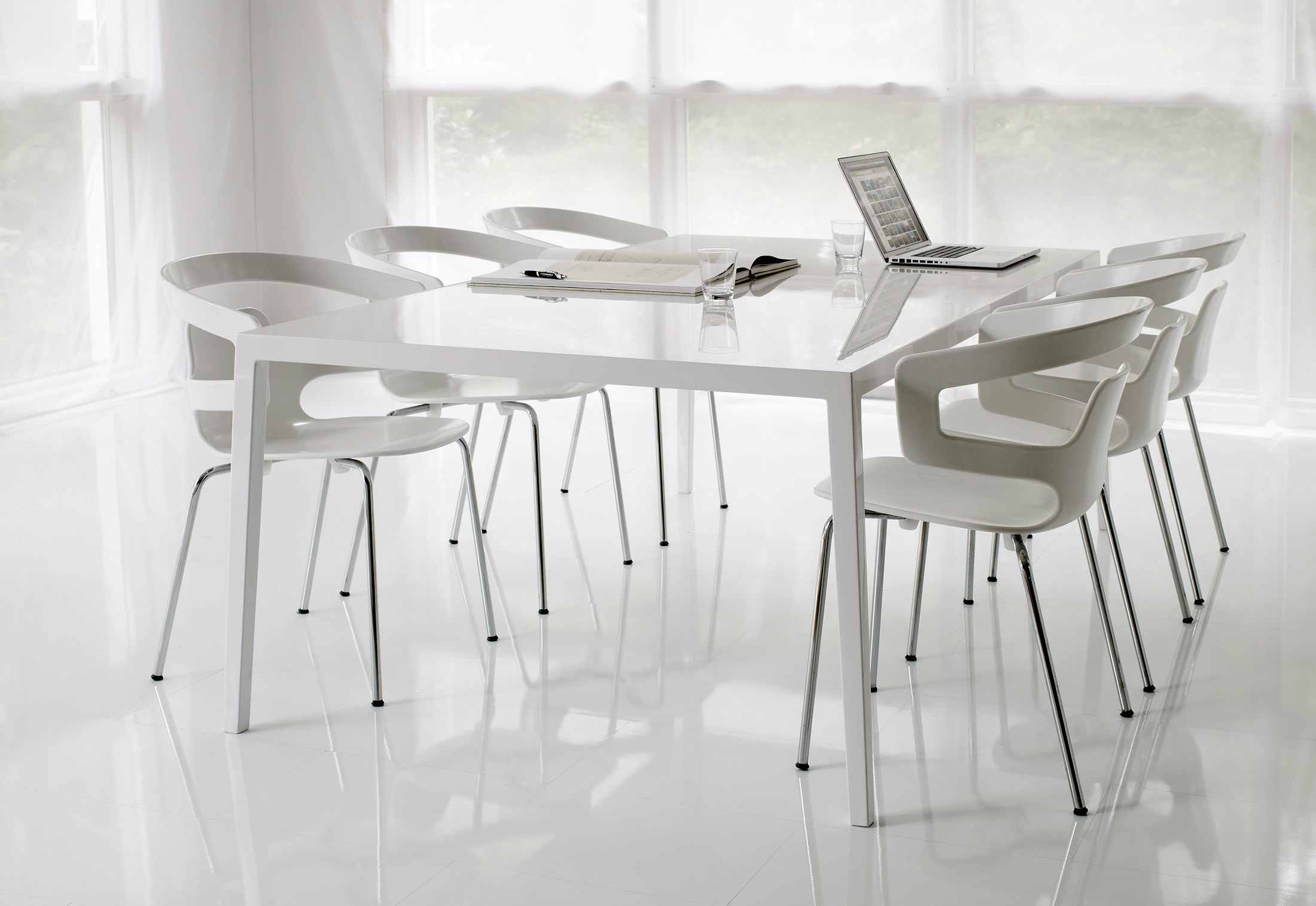 Scale table by Horreds | STYLEPARK