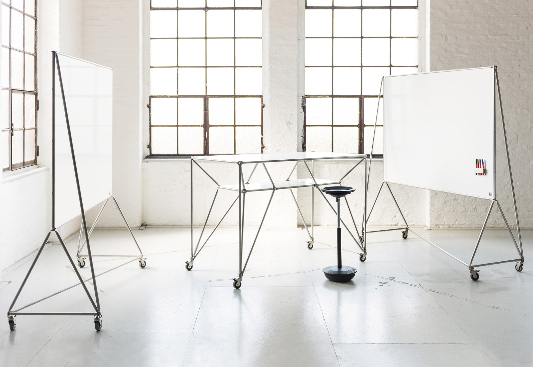 Table DT-Line T4 by System 180 | STYLEPARK