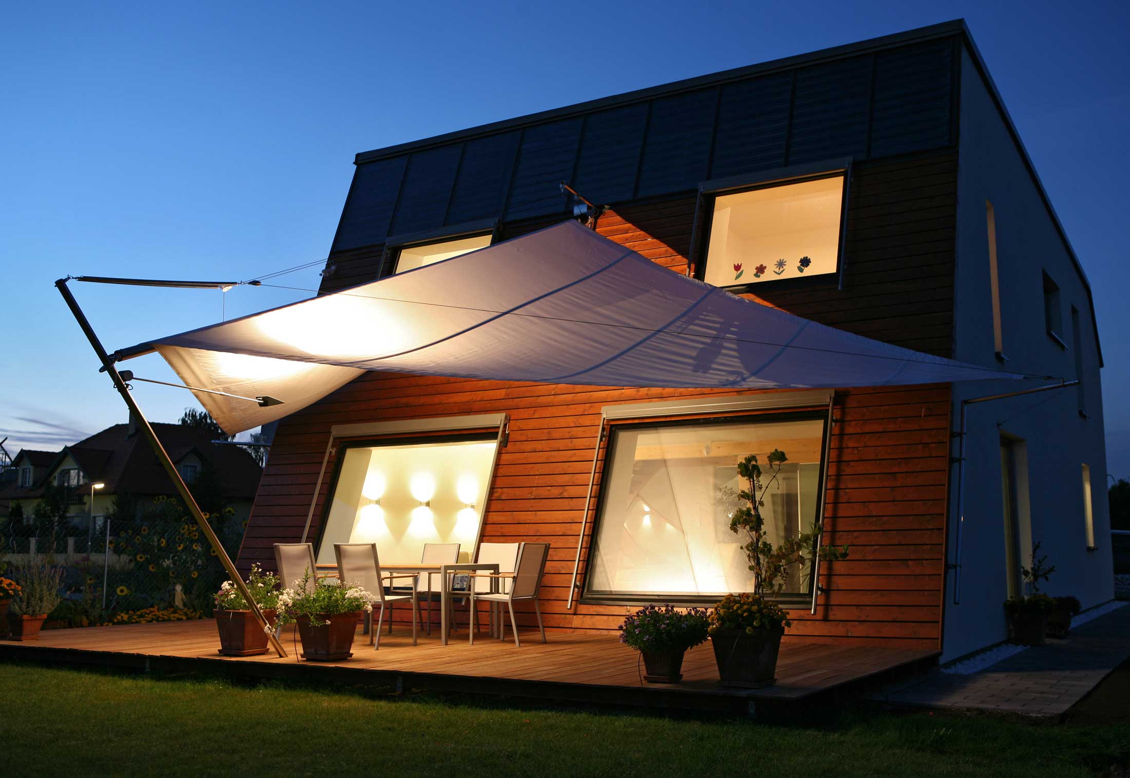 Triangular solar panel, wall mounted by SunSquare | STYLEPARK