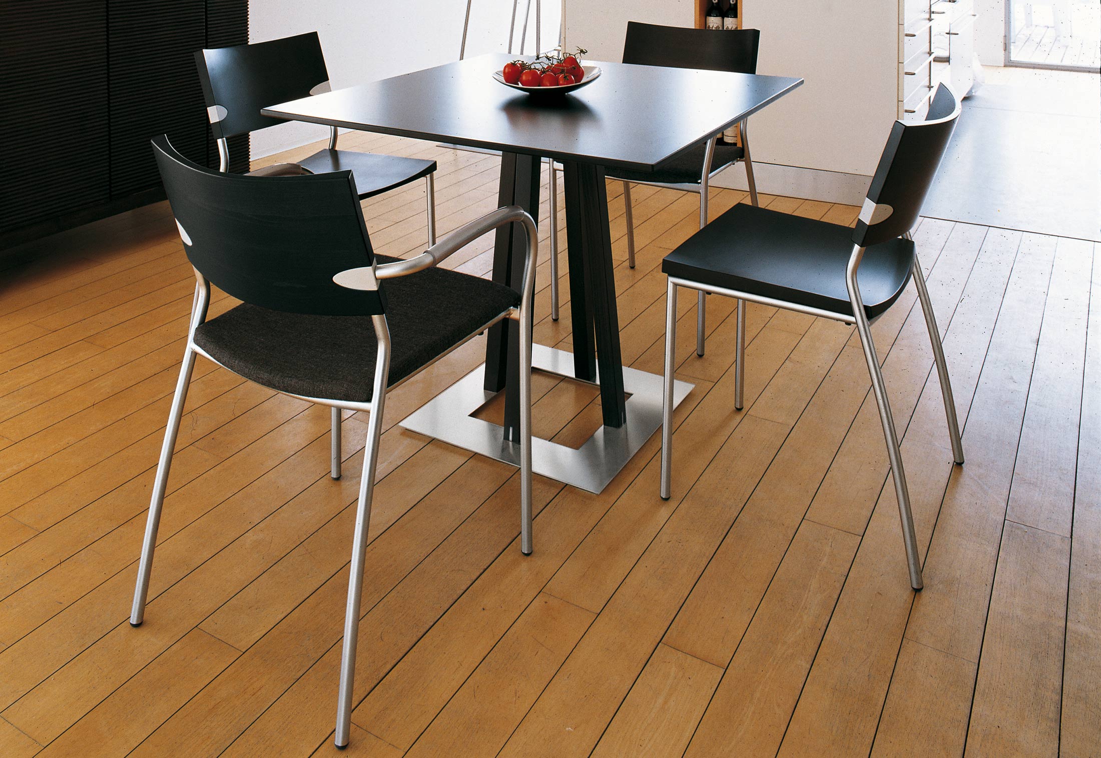 Sella Table square by Tonon | STYLEPARK