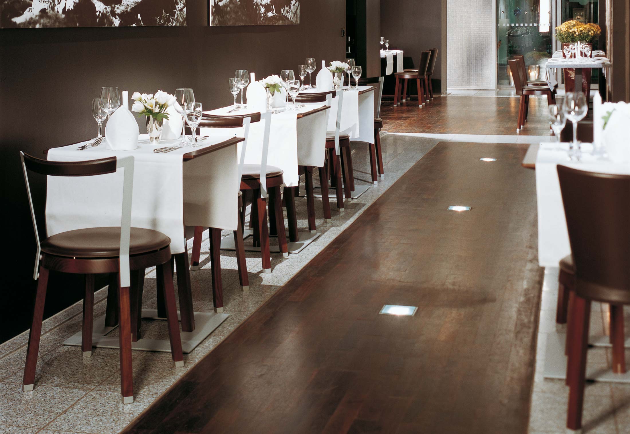 Sella Table square by Tonon | STYLEPARK