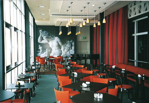 Sella Table square by Tonon | STYLEPARK