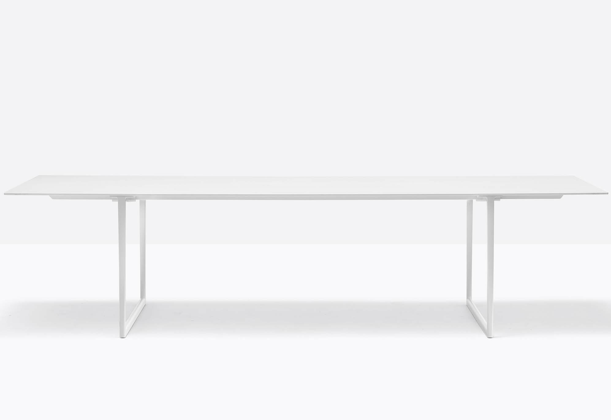 TOA TABLE OUTDOOR by Pedrali | STYLEPARK