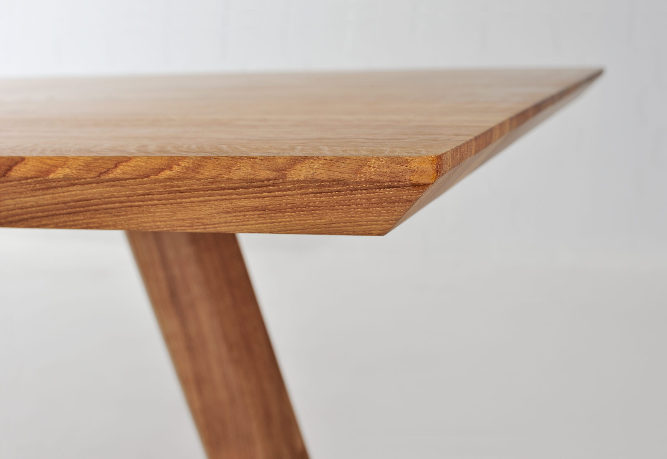 Rhombi table by vitamin design | STYLEPARK