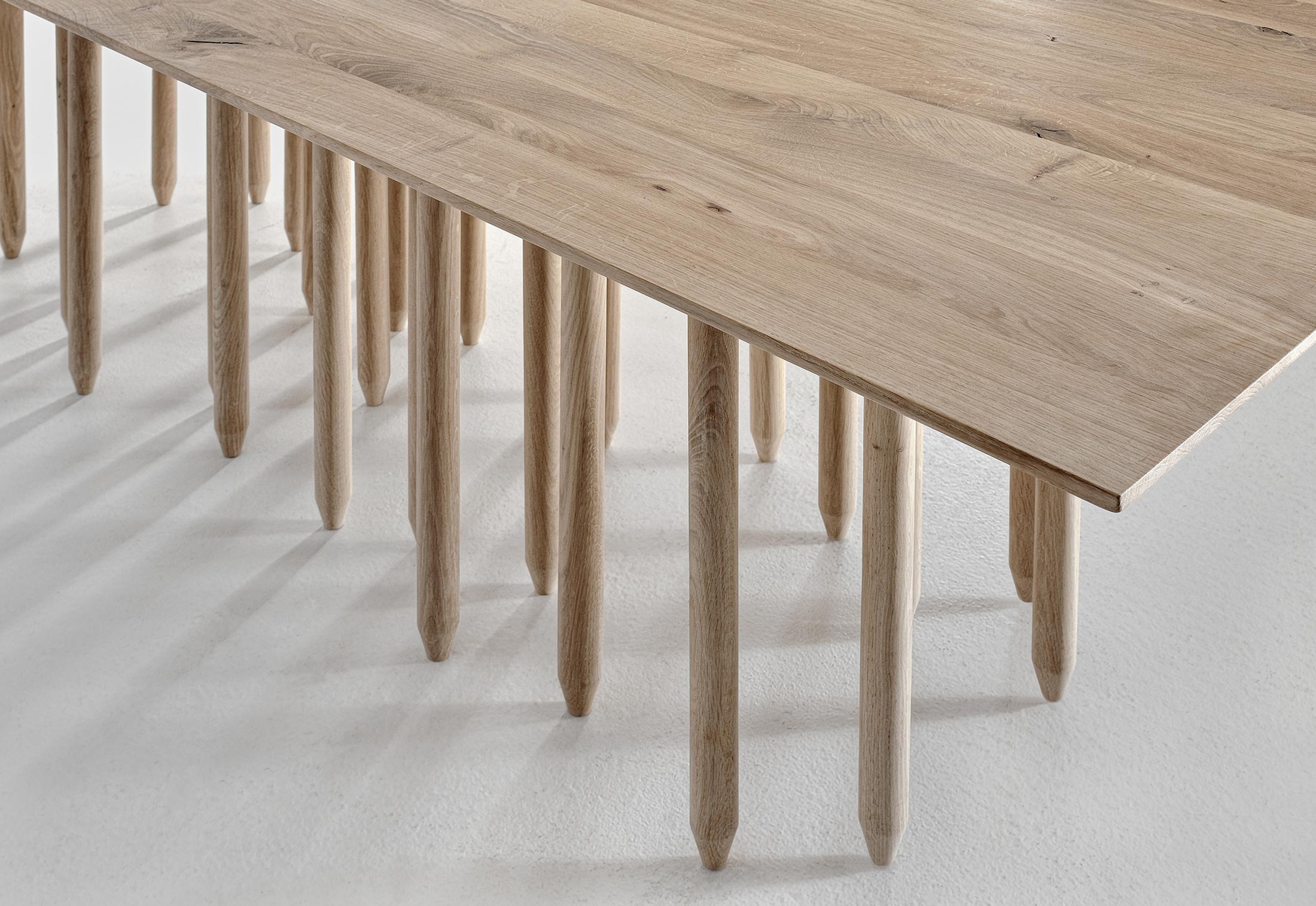 Stilus table by vitamin design | STYLEPARK