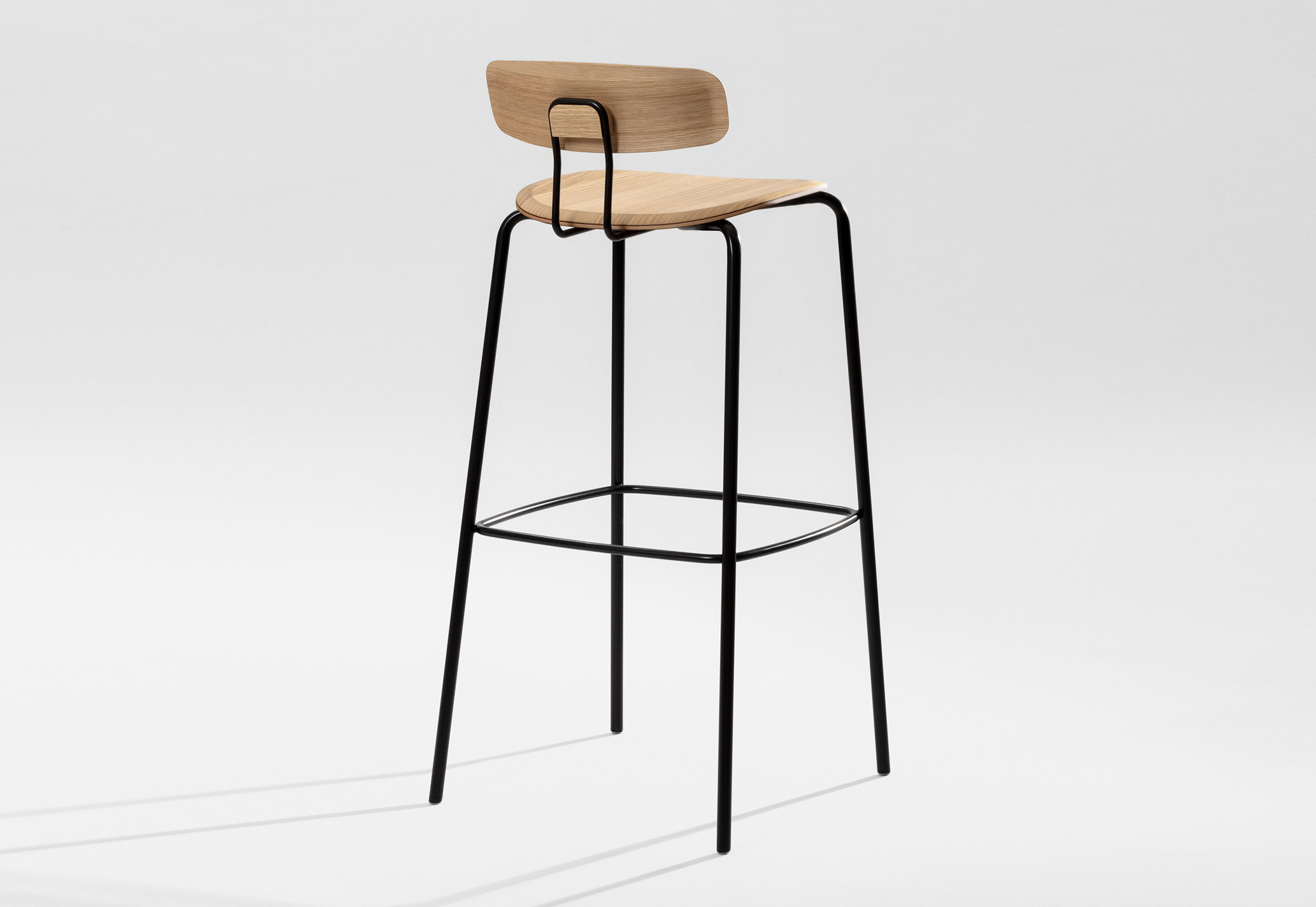 Okito Ply Bar - Wooden seat by Zeitraum | STYLEPARK