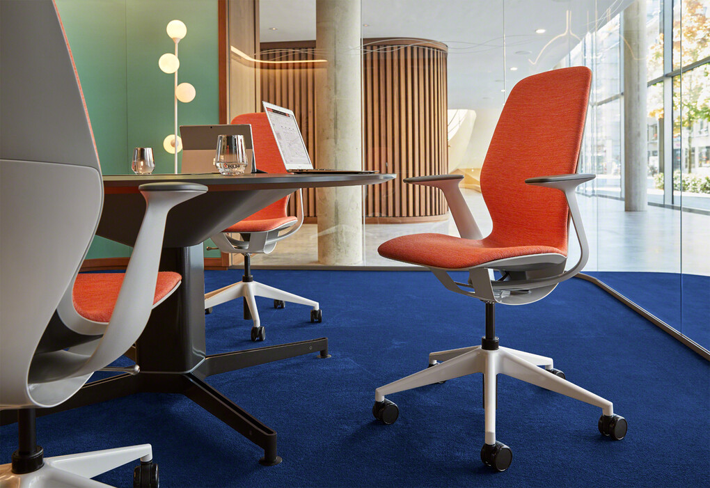 SILQ swivel chair by Steelcase: More organism than machine | STYLEPARK