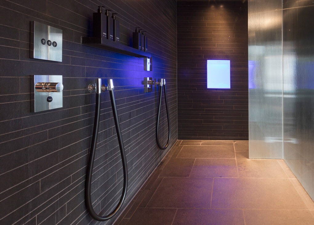 Armaturen von Vola im Roomers Hotel in Baden-Baden | STYLEPARK