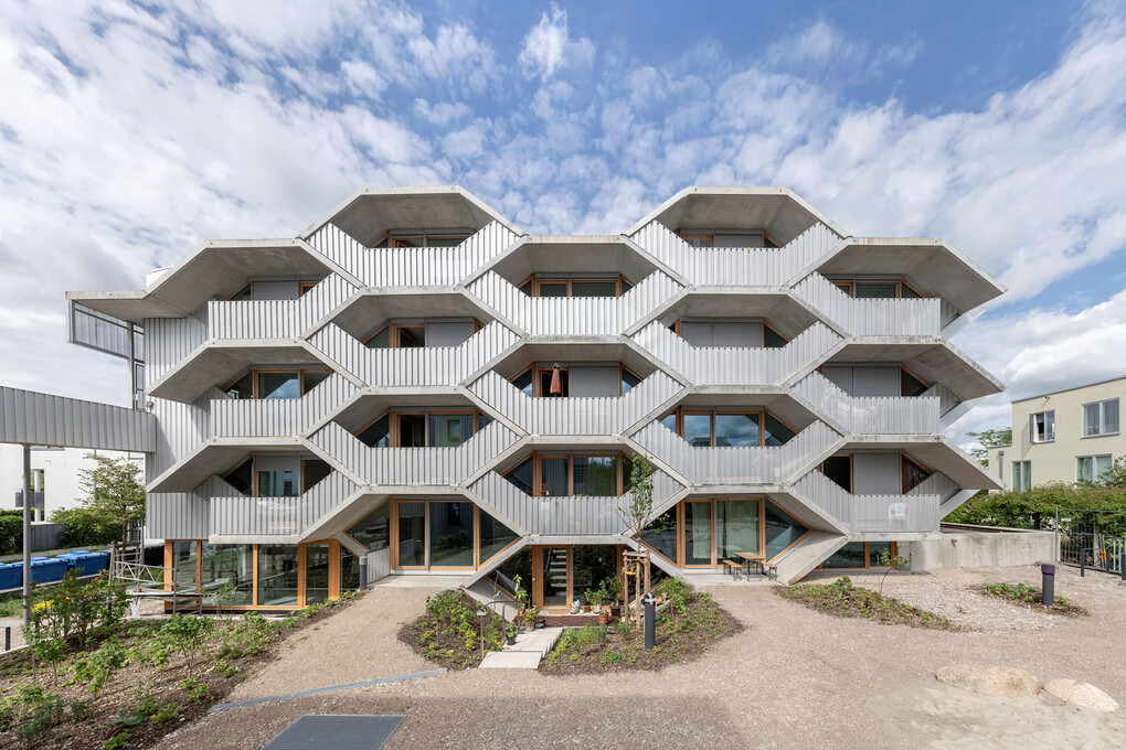 Extraordinary in every way: living in the honeycomb | STYLEPARK