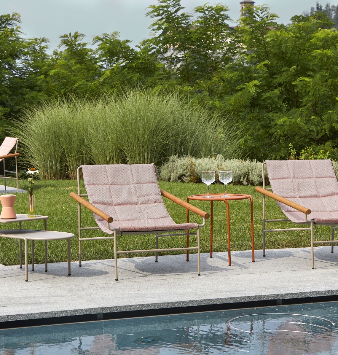 SQUID M hexagonal table by S•CAB | STYLEPARK