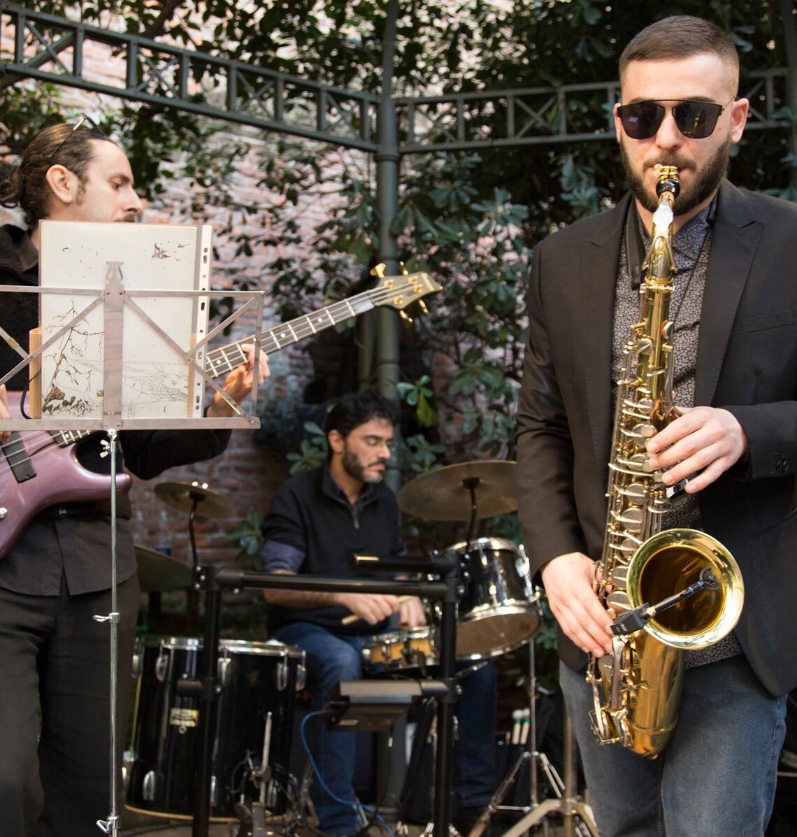 Arbor stool/table by Gloster Furniture | STYLEPARK