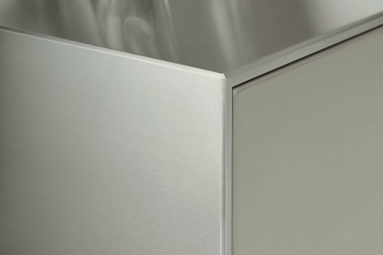 bulthaup b3 stainless steel and aluminum by bulthaup | STYLEPARK