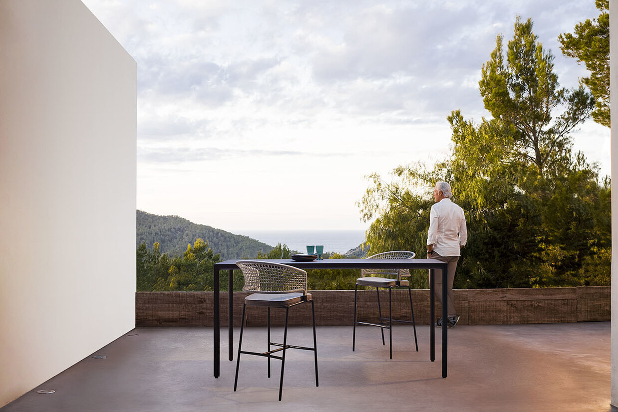 Illum bar table by Tribù | STYLEPARK