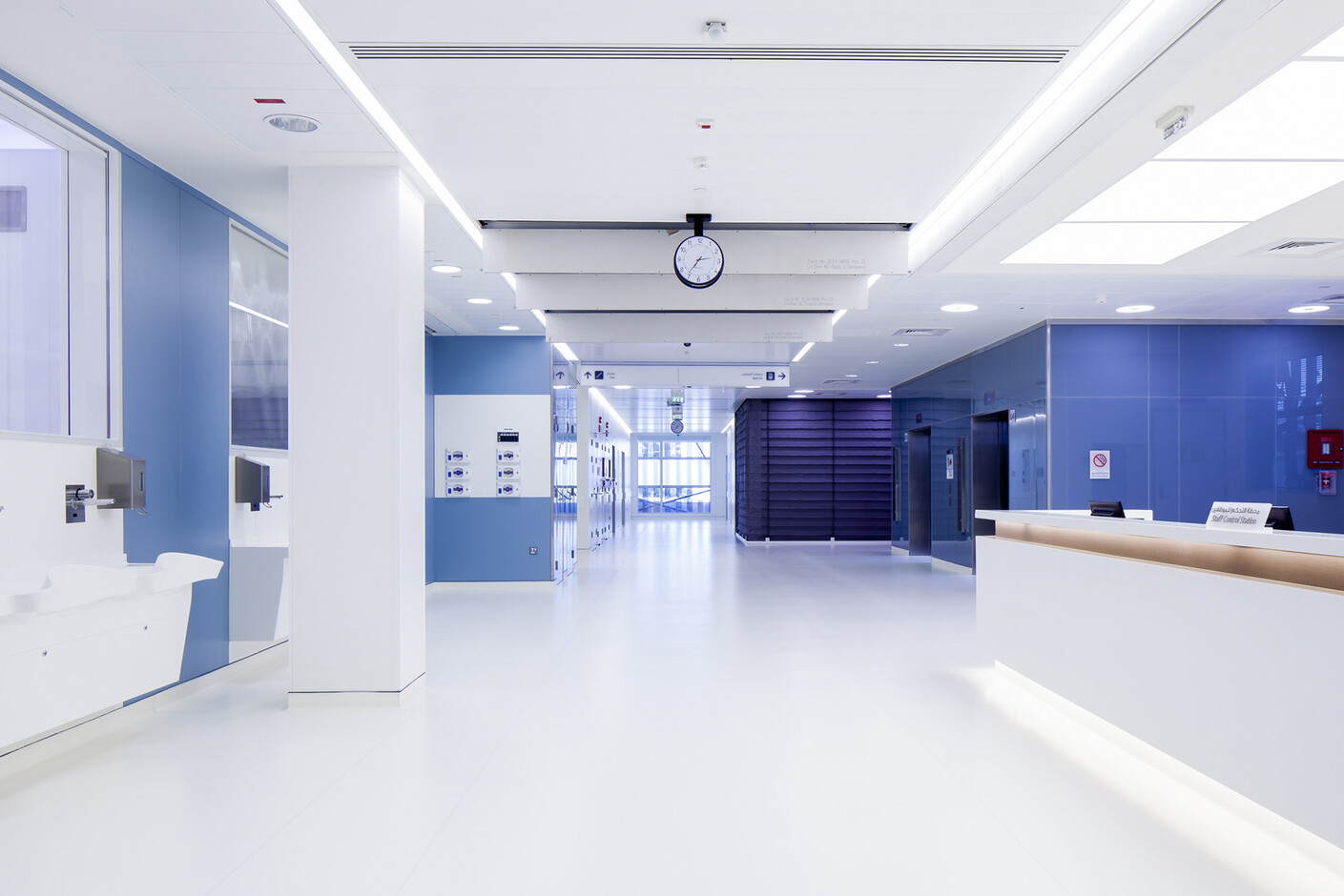 Clean room ceiling by Lindner Group | STYLEPARK