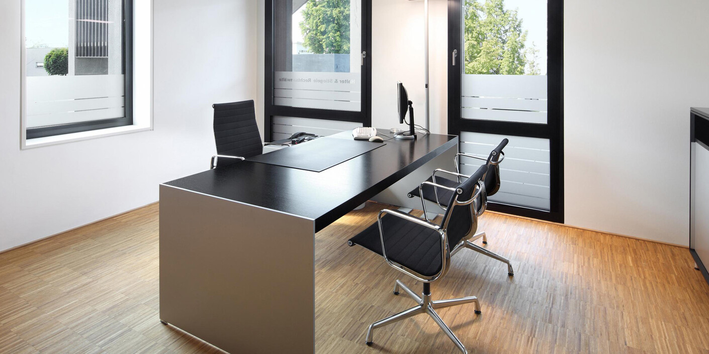 Size desk by Renz | STYLEPARK