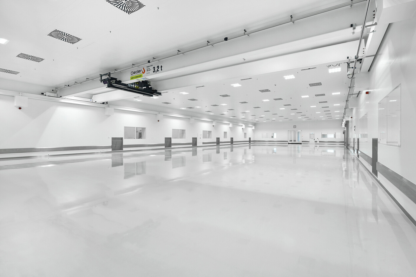 Clean room ceiling by Lindner Group | STYLEPARK