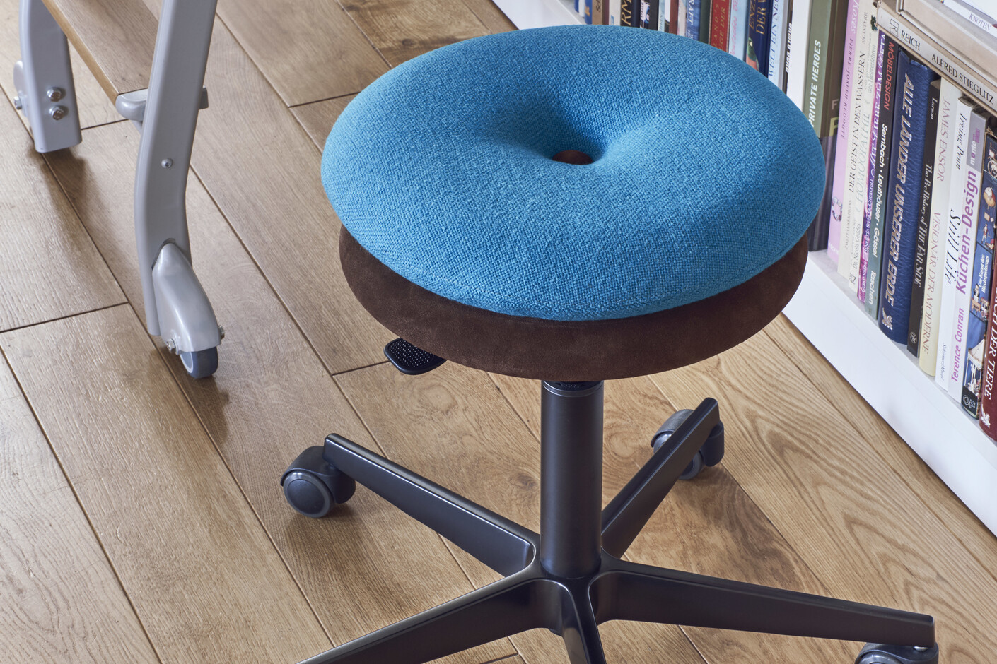 Mr. Round by Richard Lampert | STYLEPARK